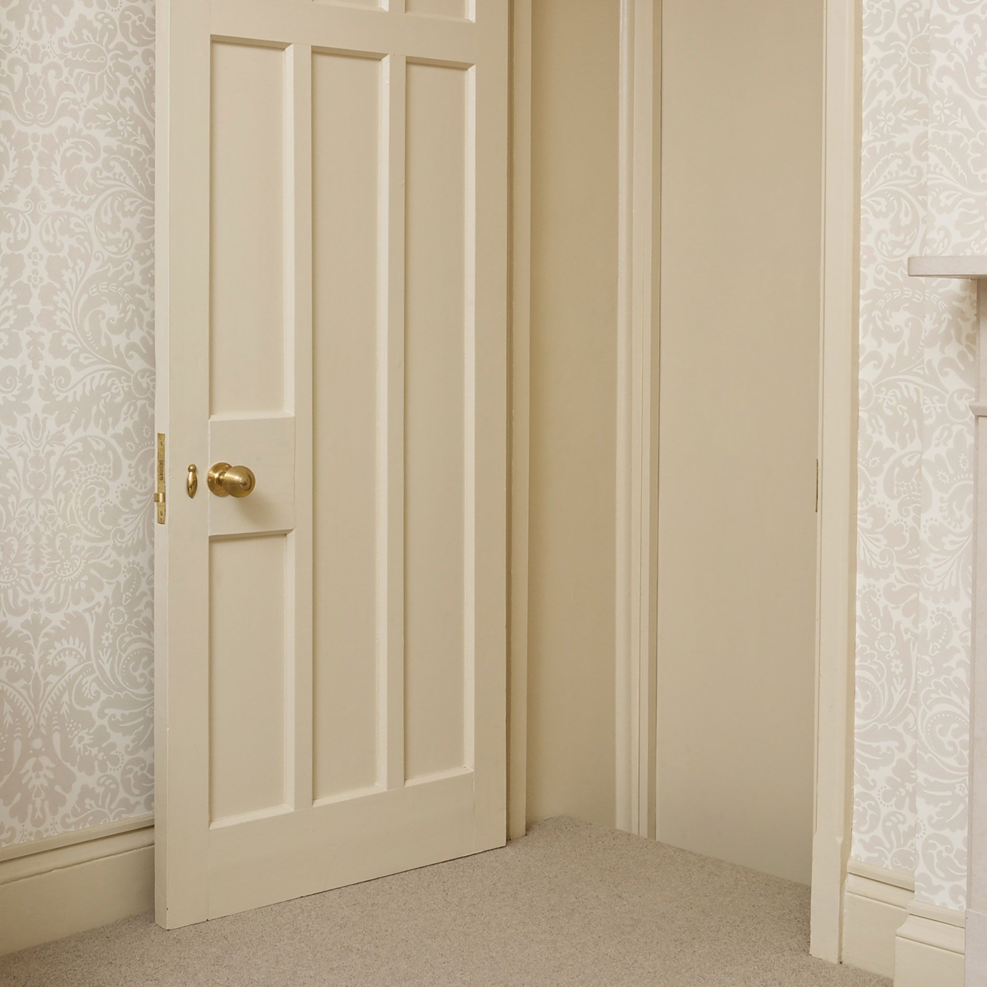 Farrow & Ball Modern String No.8 Eggshell Paint, 750ml