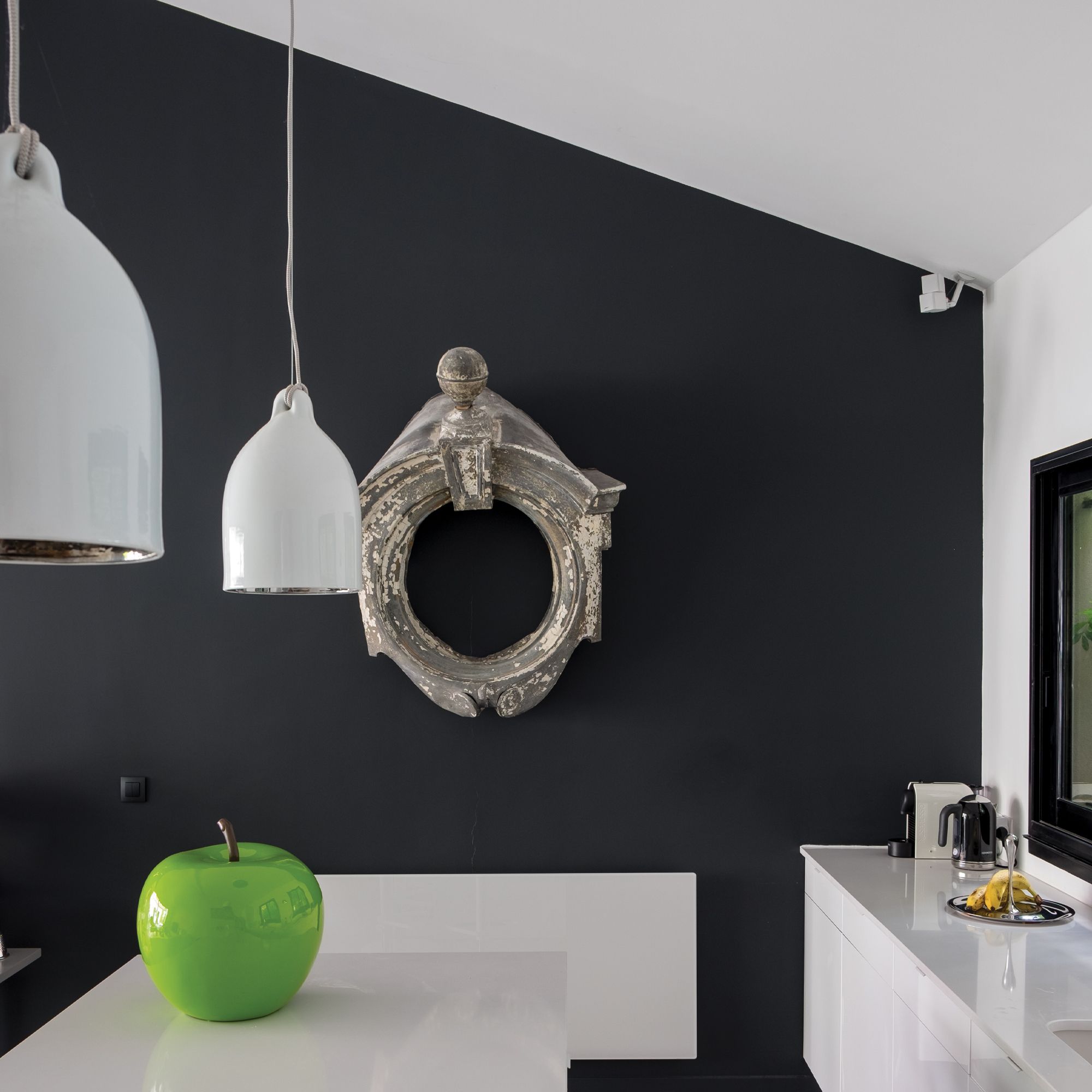 Farrow & Ball Pitch Black No.256 Dead-Flat Matt Multi-surface Emulsion ...