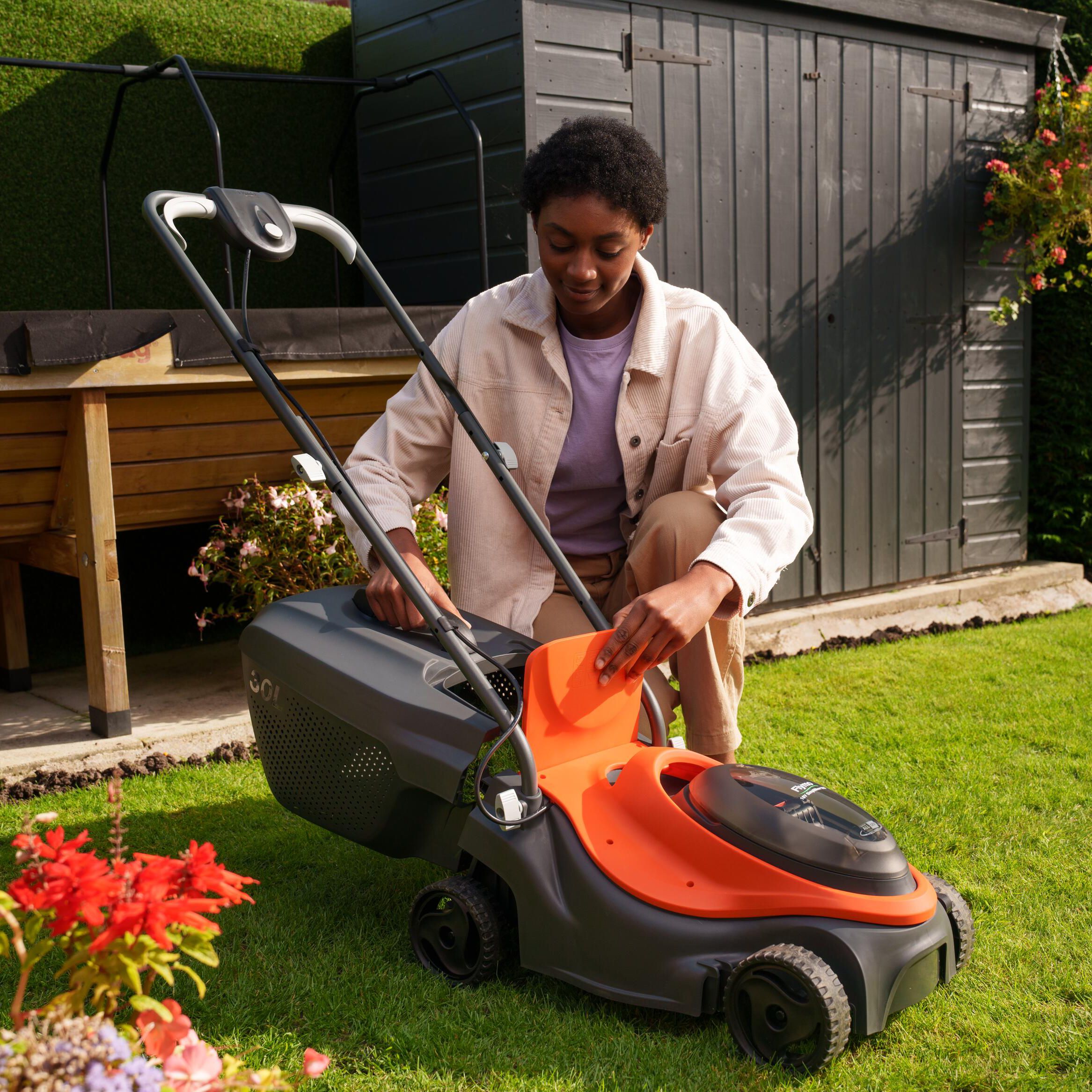 Flymo 18V Simplimow 320 Kit 18V Cordless 32cm Rotary Lawnmower (1 x 4Ah)