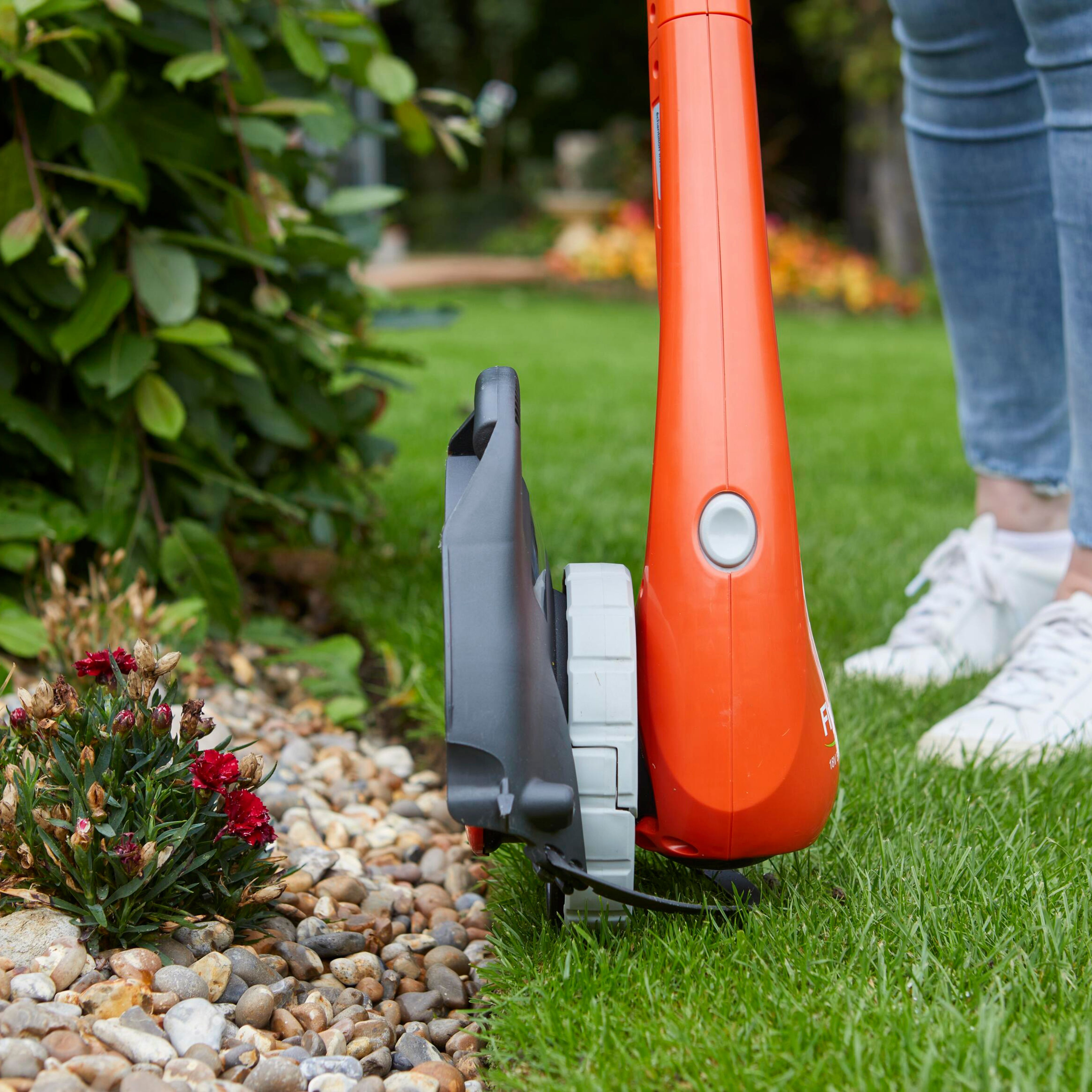 FLYMO EASITRIM 250 18V 250MM CORDLESS GRASS TRIMMER (1 X 2AH)