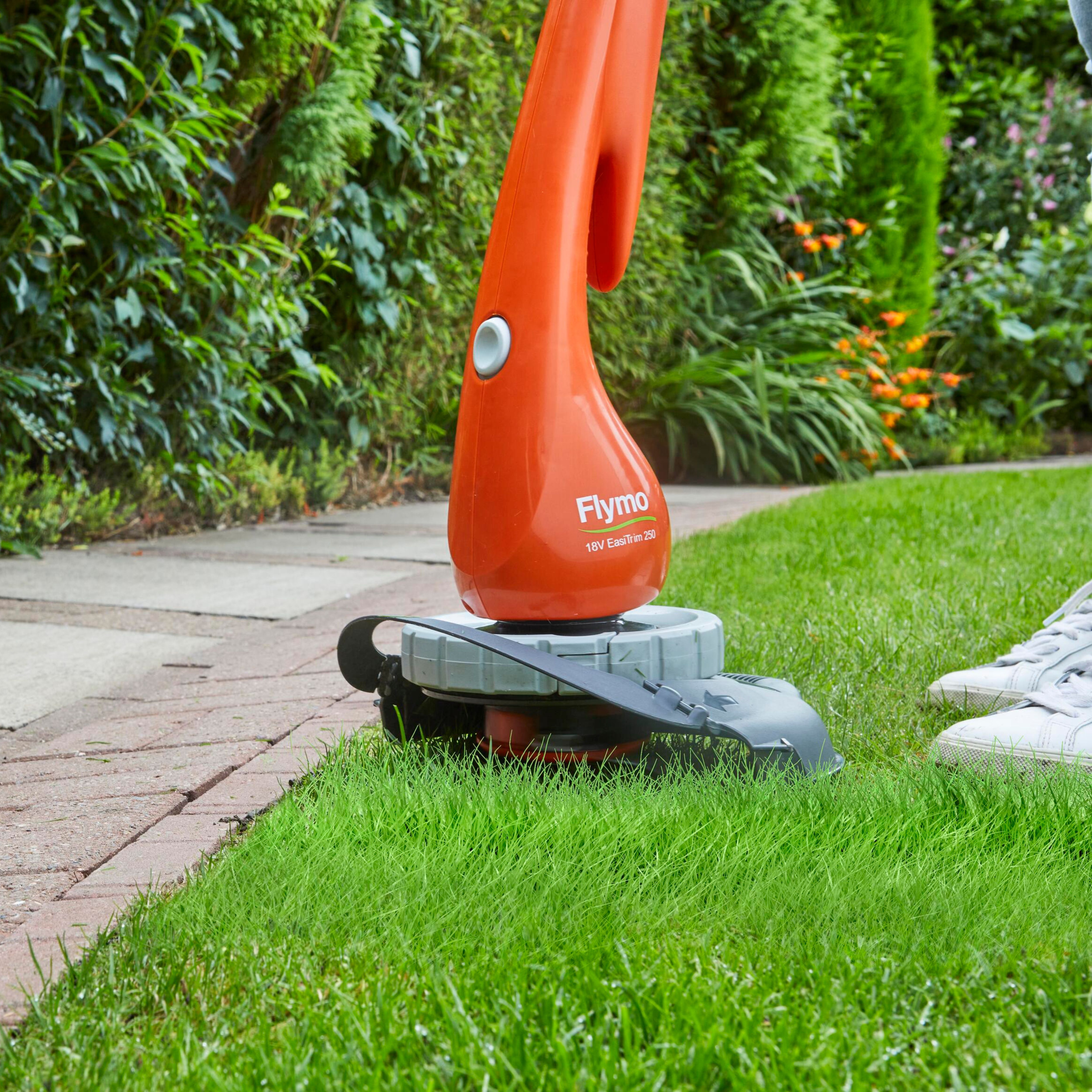 FLYMO EASITRIM 250 18V 250MM CORDLESS GRASS TRIMMER (1 X 2AH)