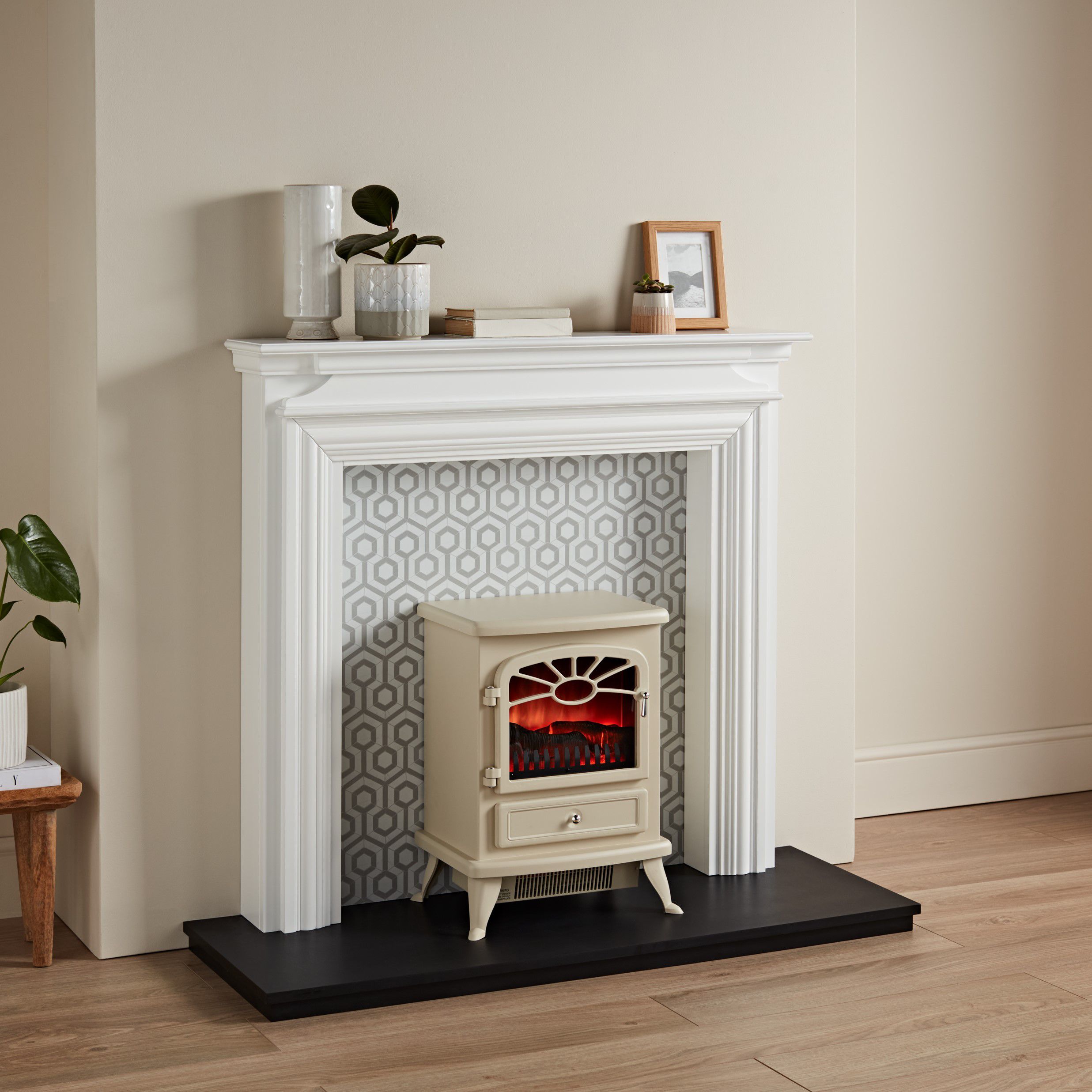 Focal Point Regent White & black MDF Fireplace surround set
