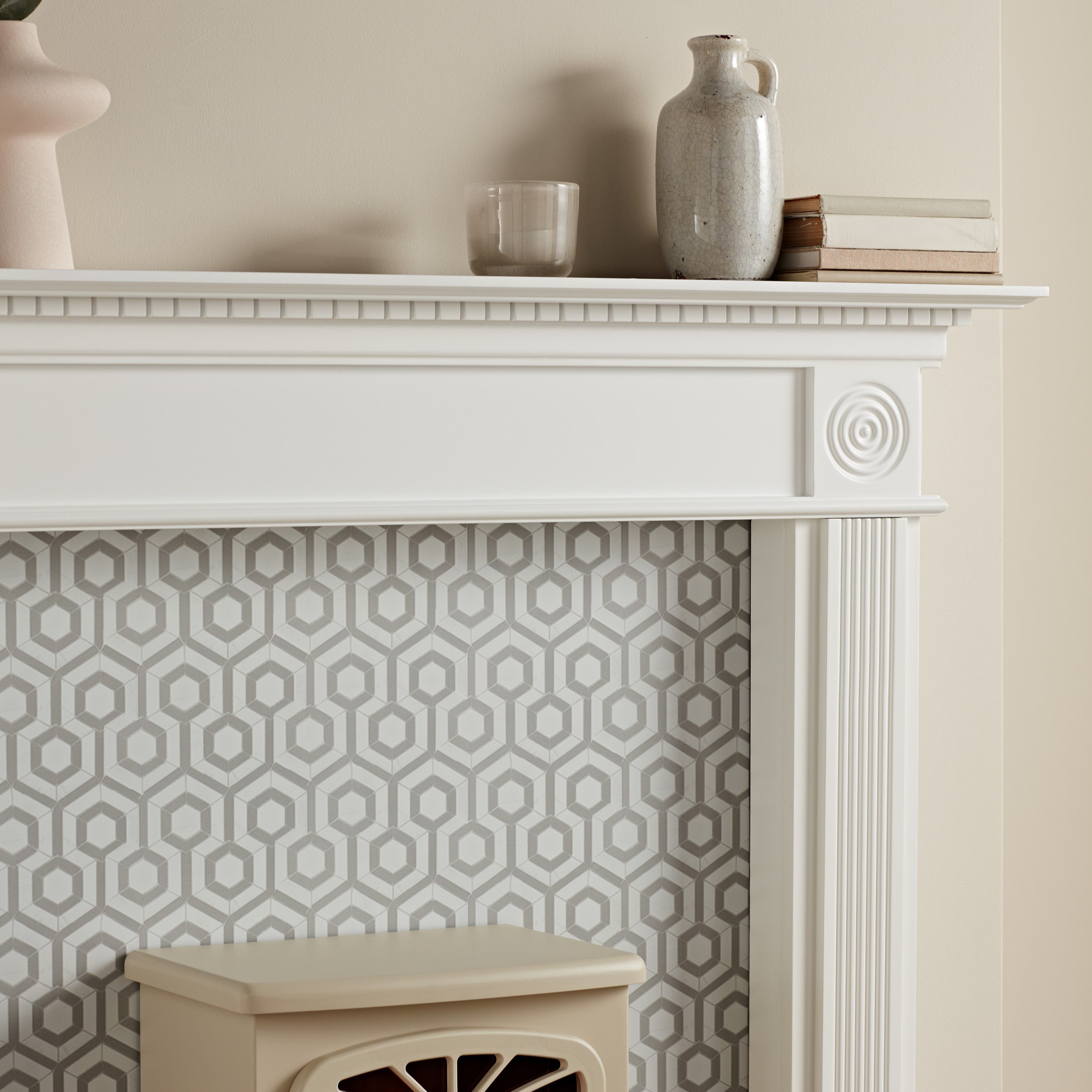 Focal Point Woodthorpe White & black MDF Fireplace surround set