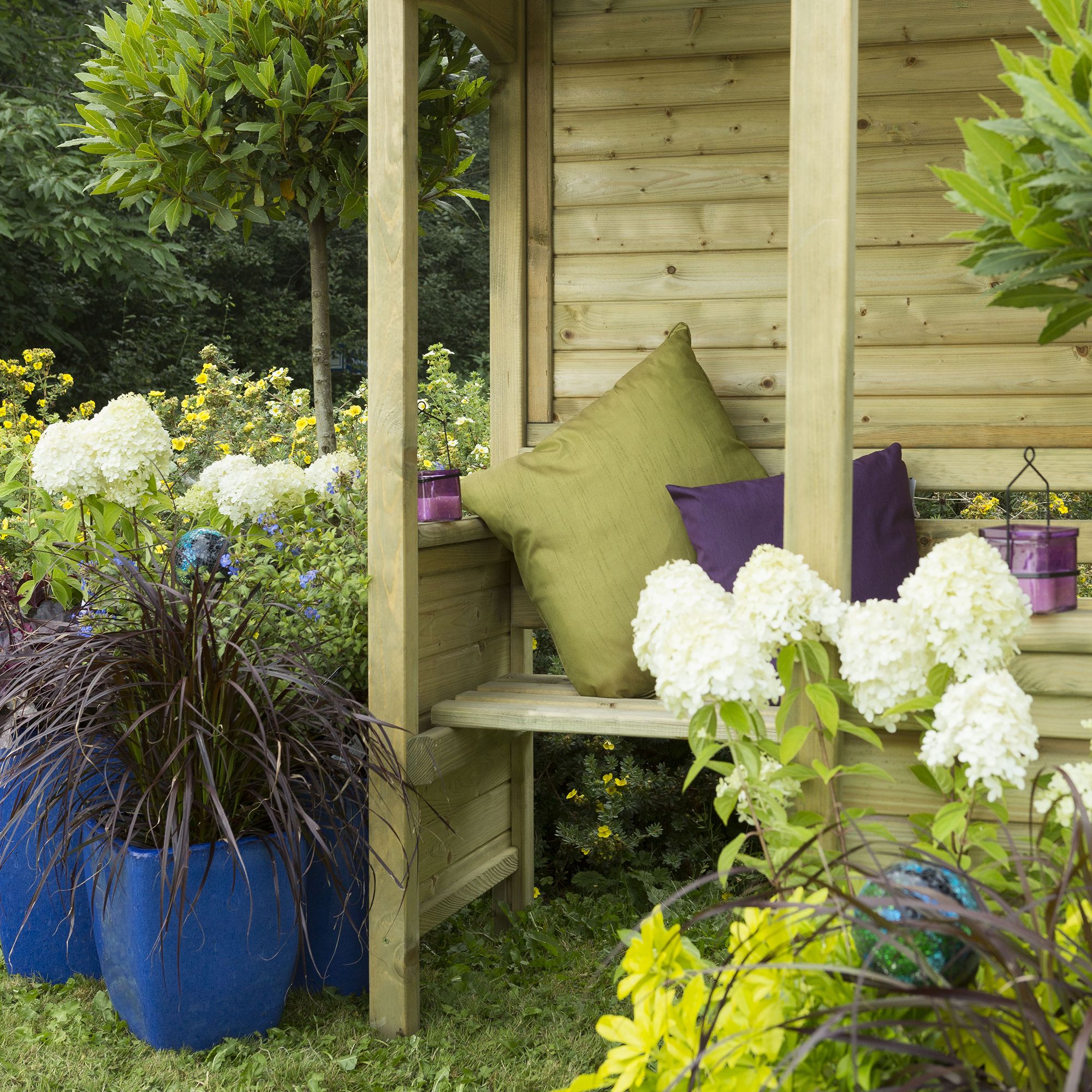 Forest Garden Venetian Corner Arbour, (H)2500mm (W)2330mm (D)1610mm ...