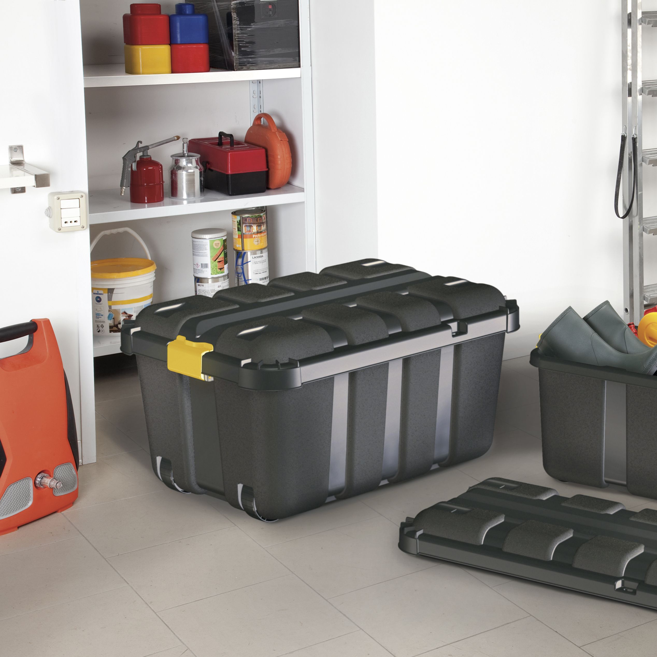 Form Skyda Heavy duty Black 111L Plastic Wheeled Storage trunk with Lid