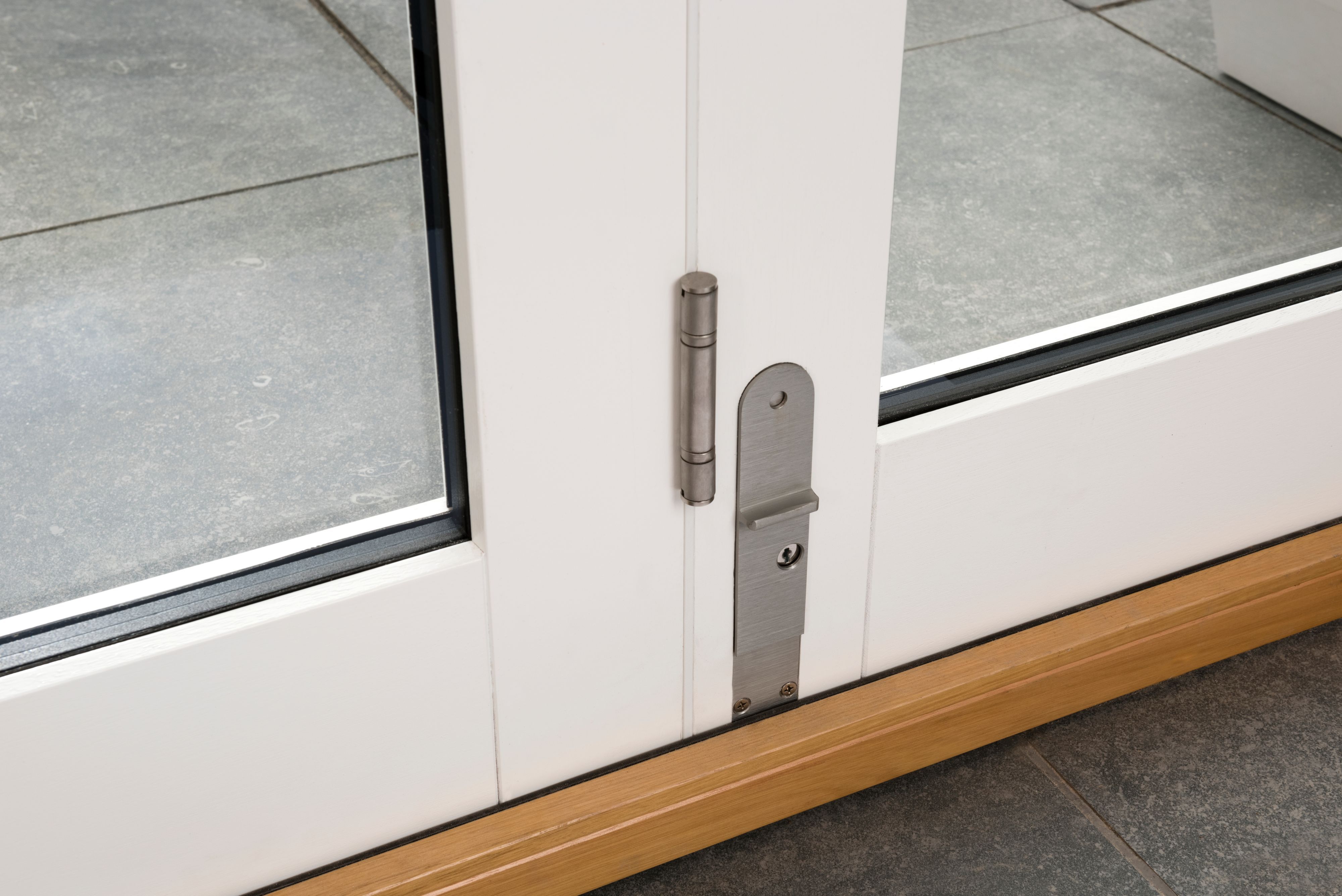 Glazed White Timber External 3 Folding Patio door, (H)2094mm (W)2394mm
