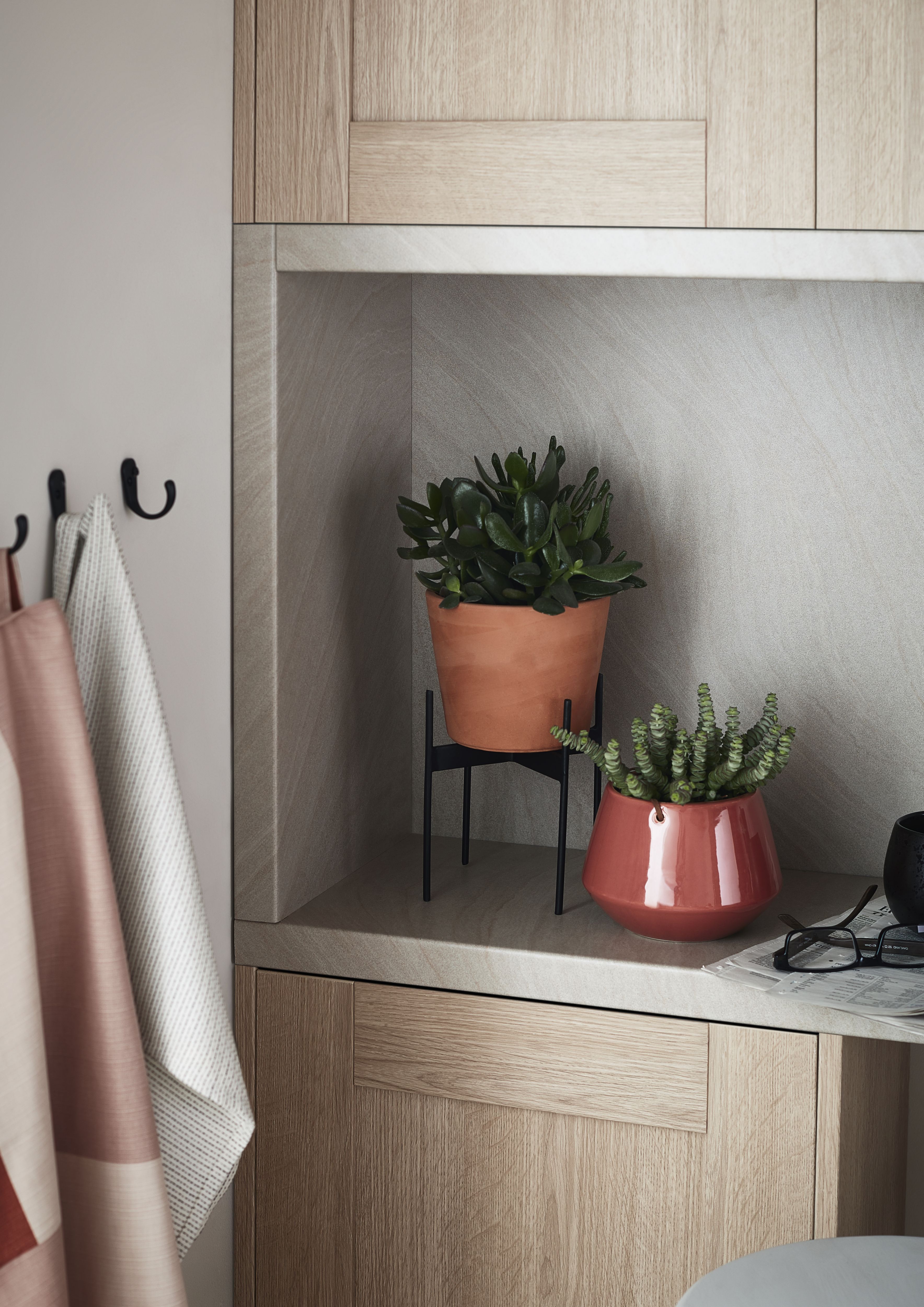 GoodHome Alpinia Matt light oak effect Straight Cornice & pelmet, (L ...