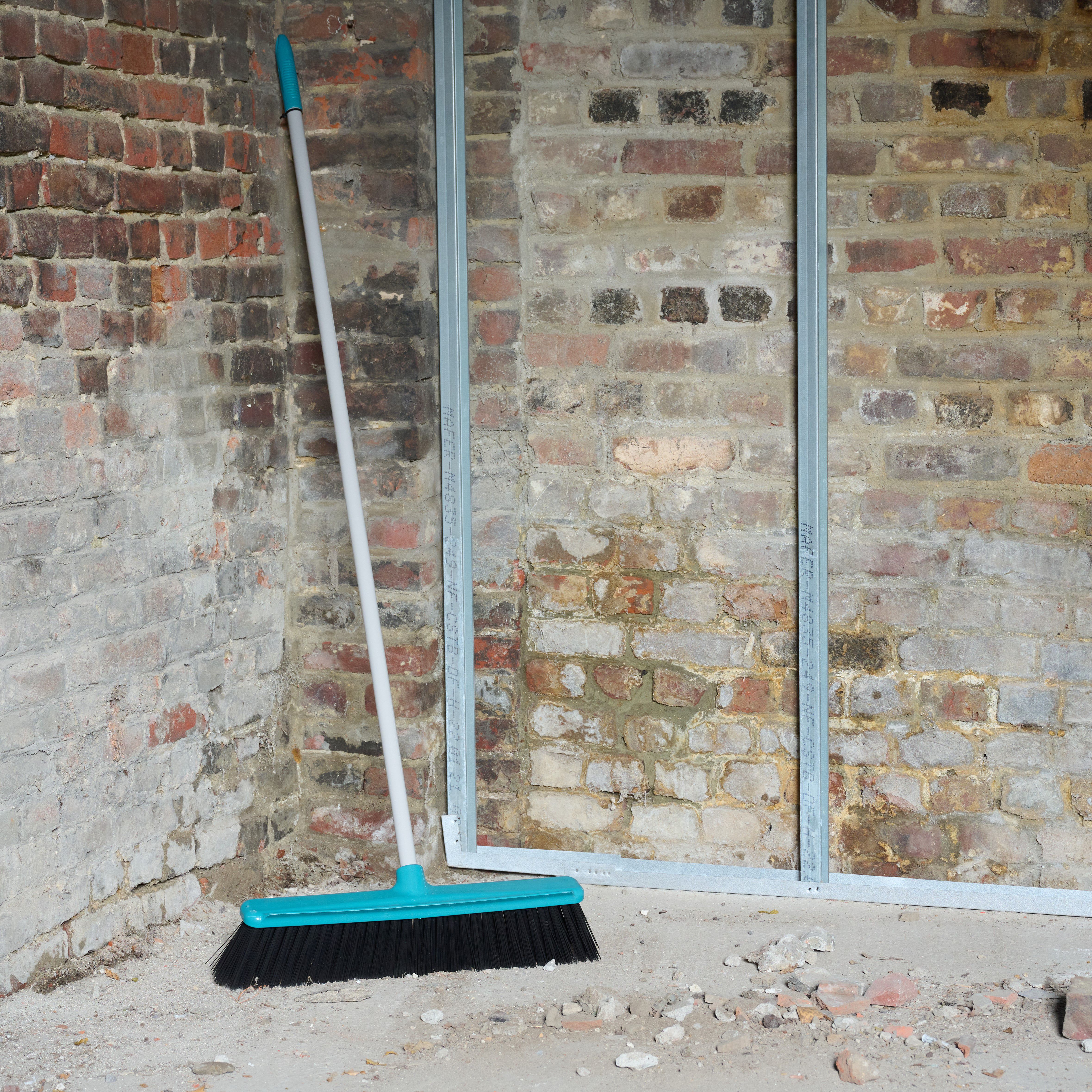 GoodHome Big Job Stiff Synthetic Indoor & outdoor Broom