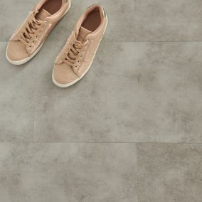 Luxury vinyl click flooring | Flooring & underlay | B&Q