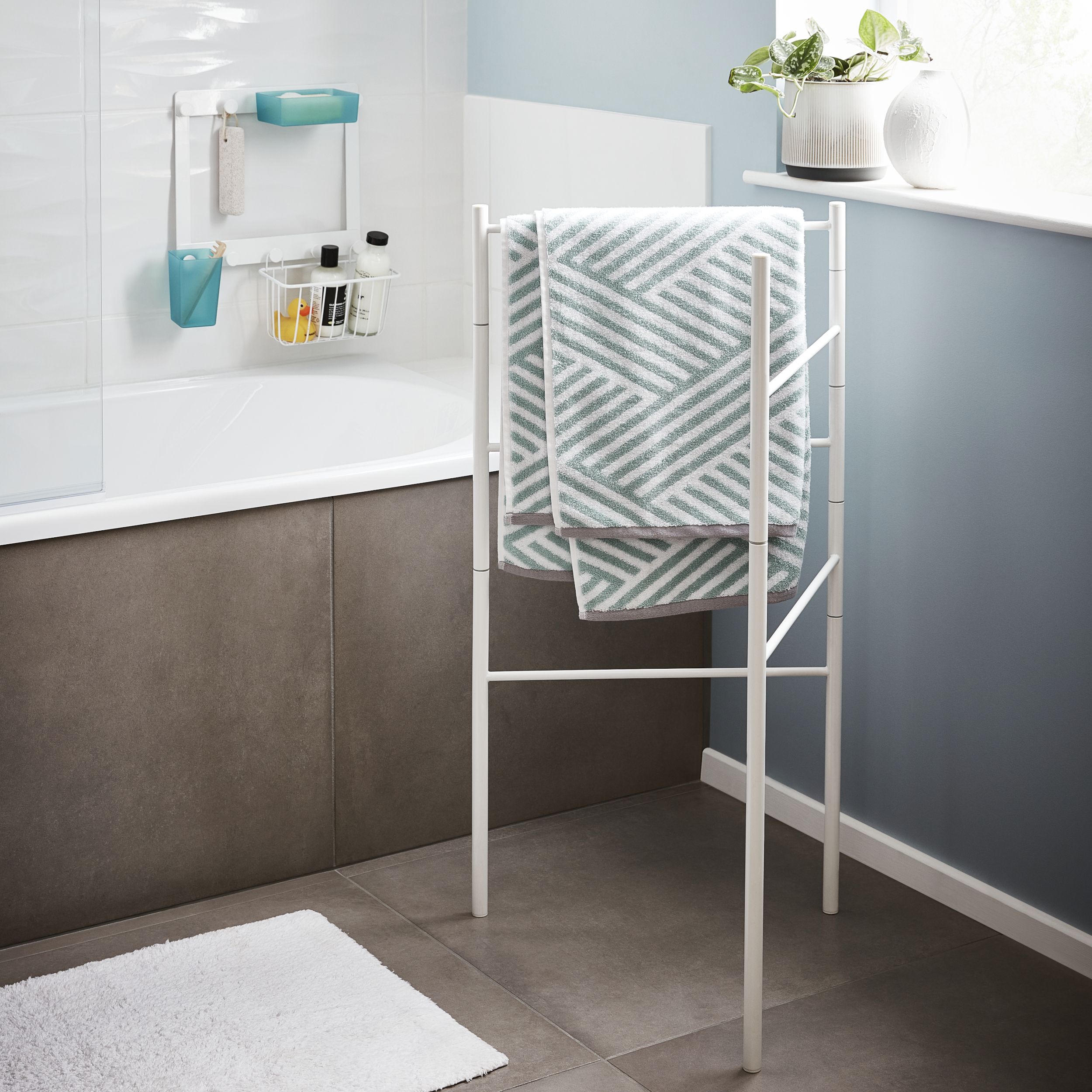 GoodHome Steel Freestanding towel rail