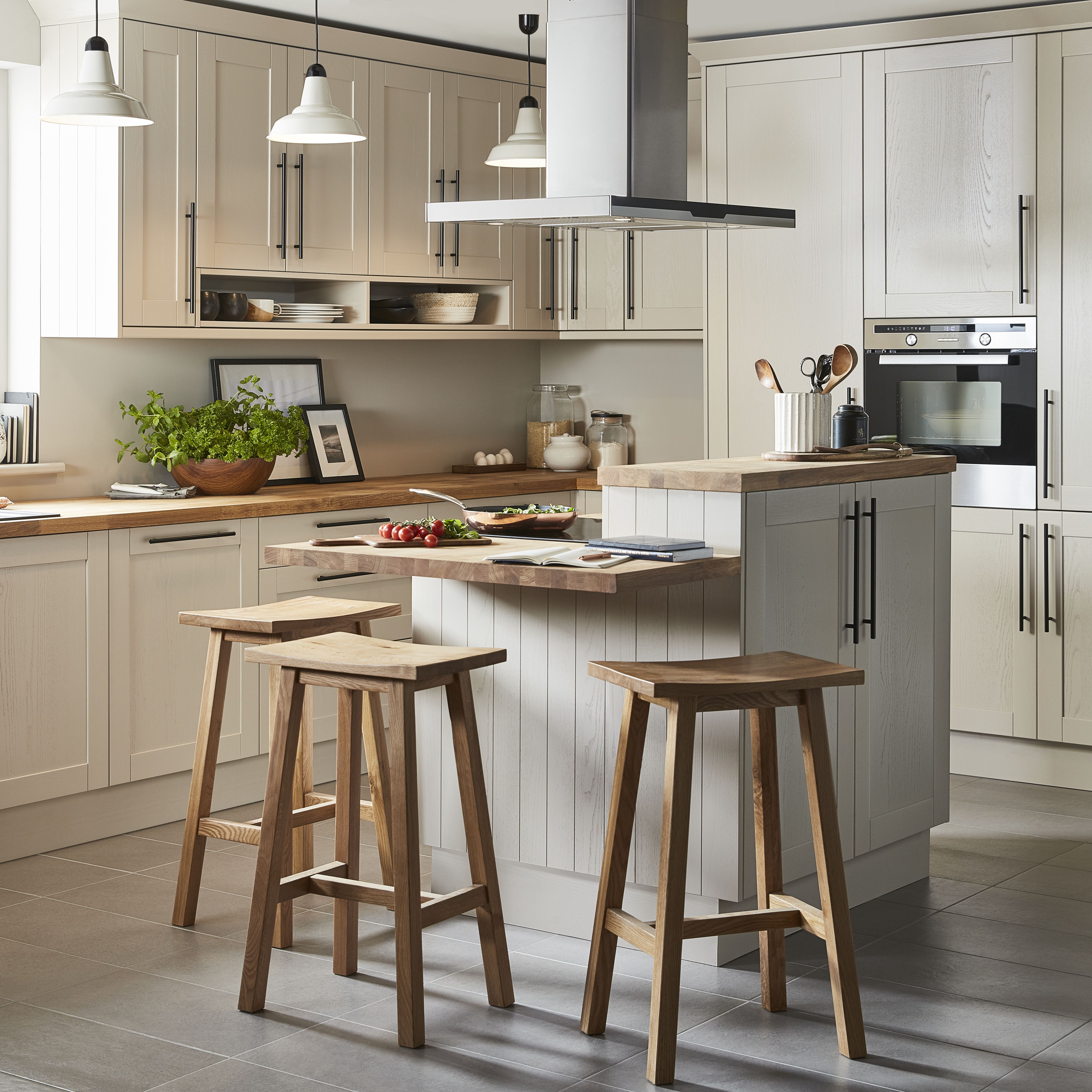 GoodHome Verbena Painted natural ash Matt cashmere Shaker Door & drawer ...