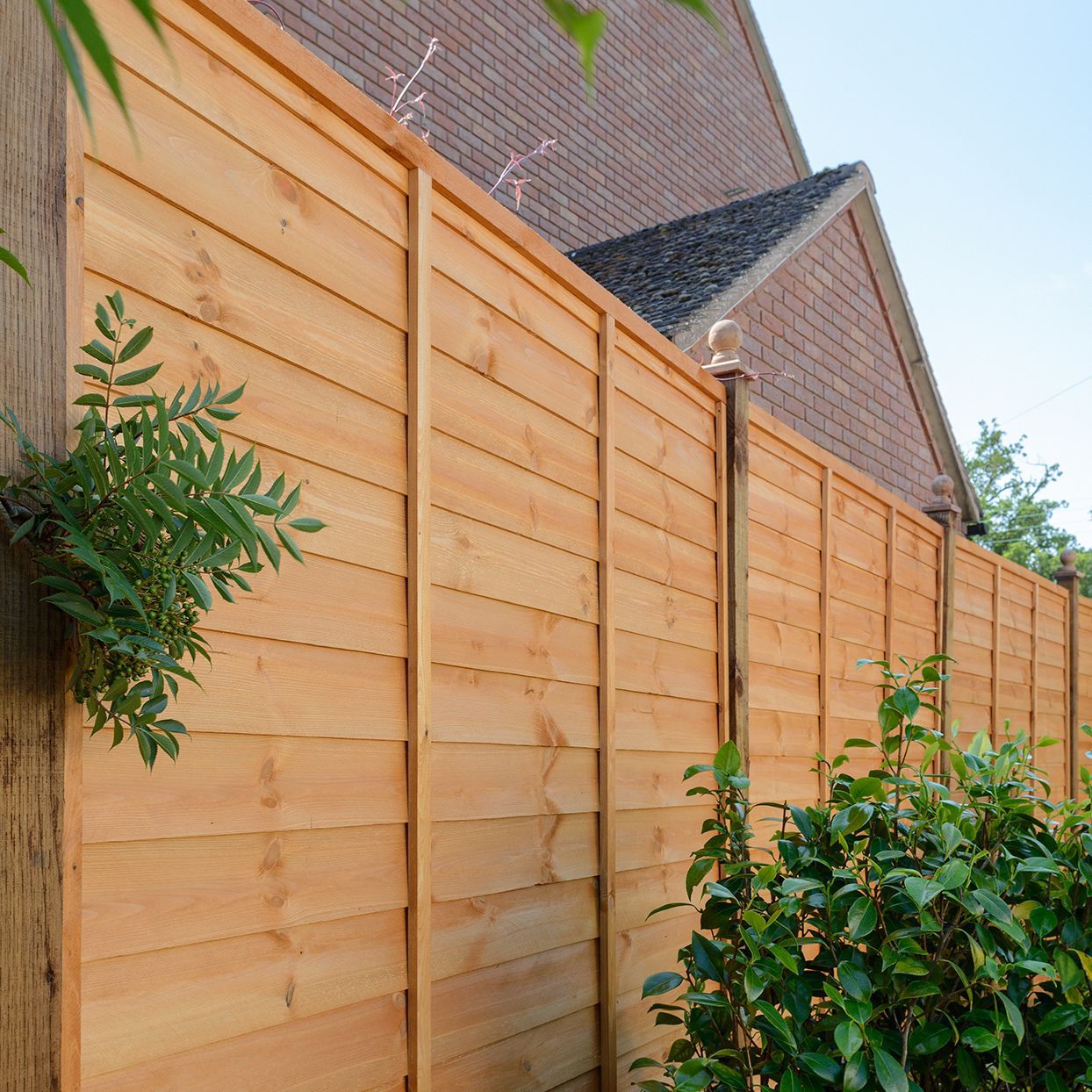 Grange Overlap Horizontal slat Fence panel (W)1.83m (H)1.8m, Pack of 4 ...