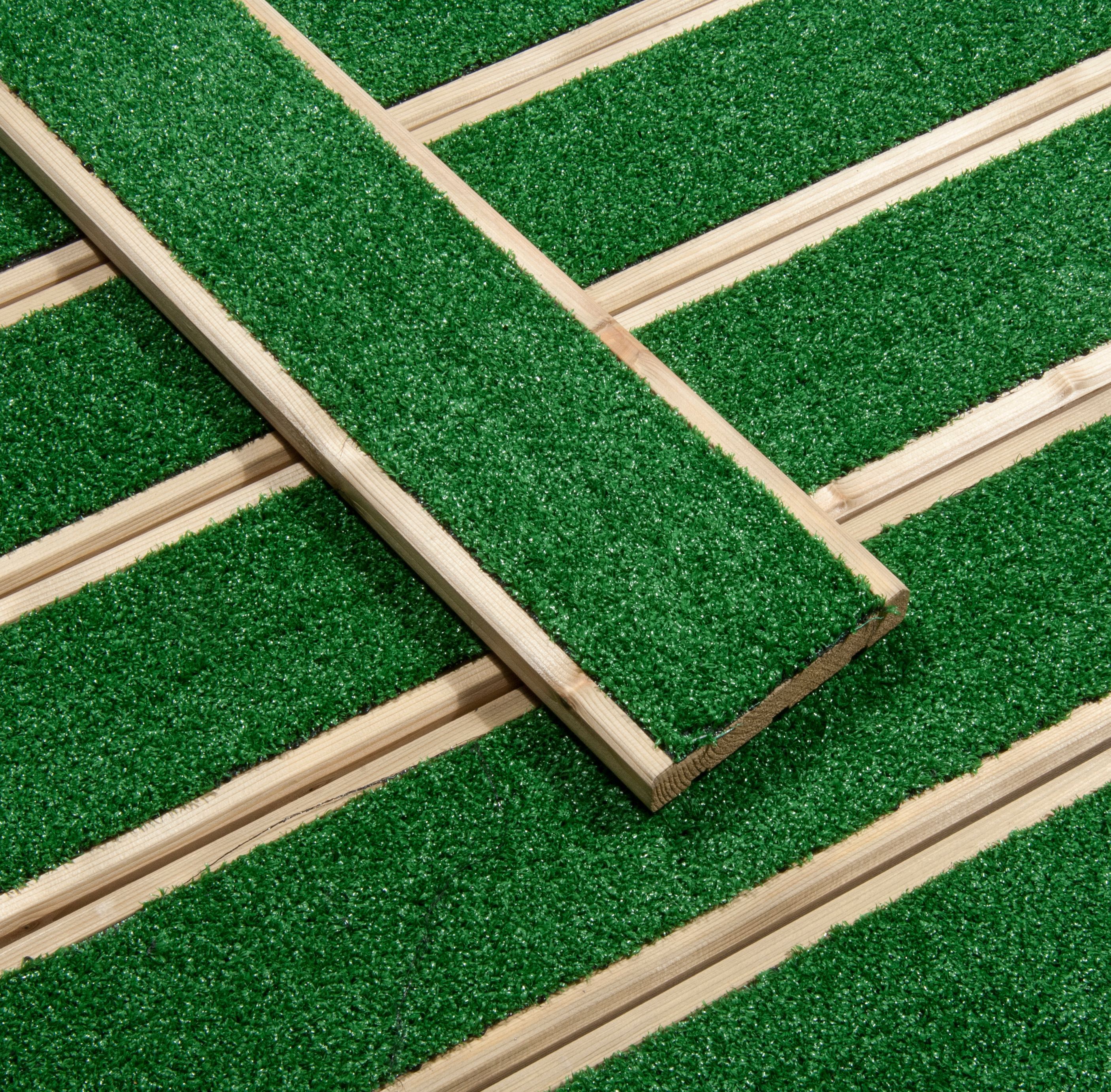 Grassedeck Green Spruce Deck board (L)2.1m (W)144mm (T)28mm, Pack of 5 ...