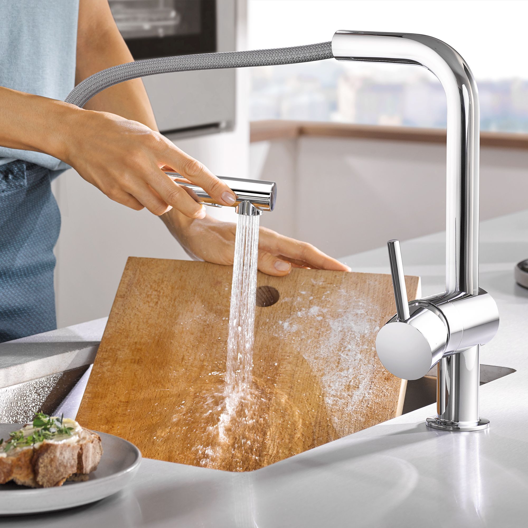 Grohe Minta Chrome-plated Kitchen Side lever pull out Tap