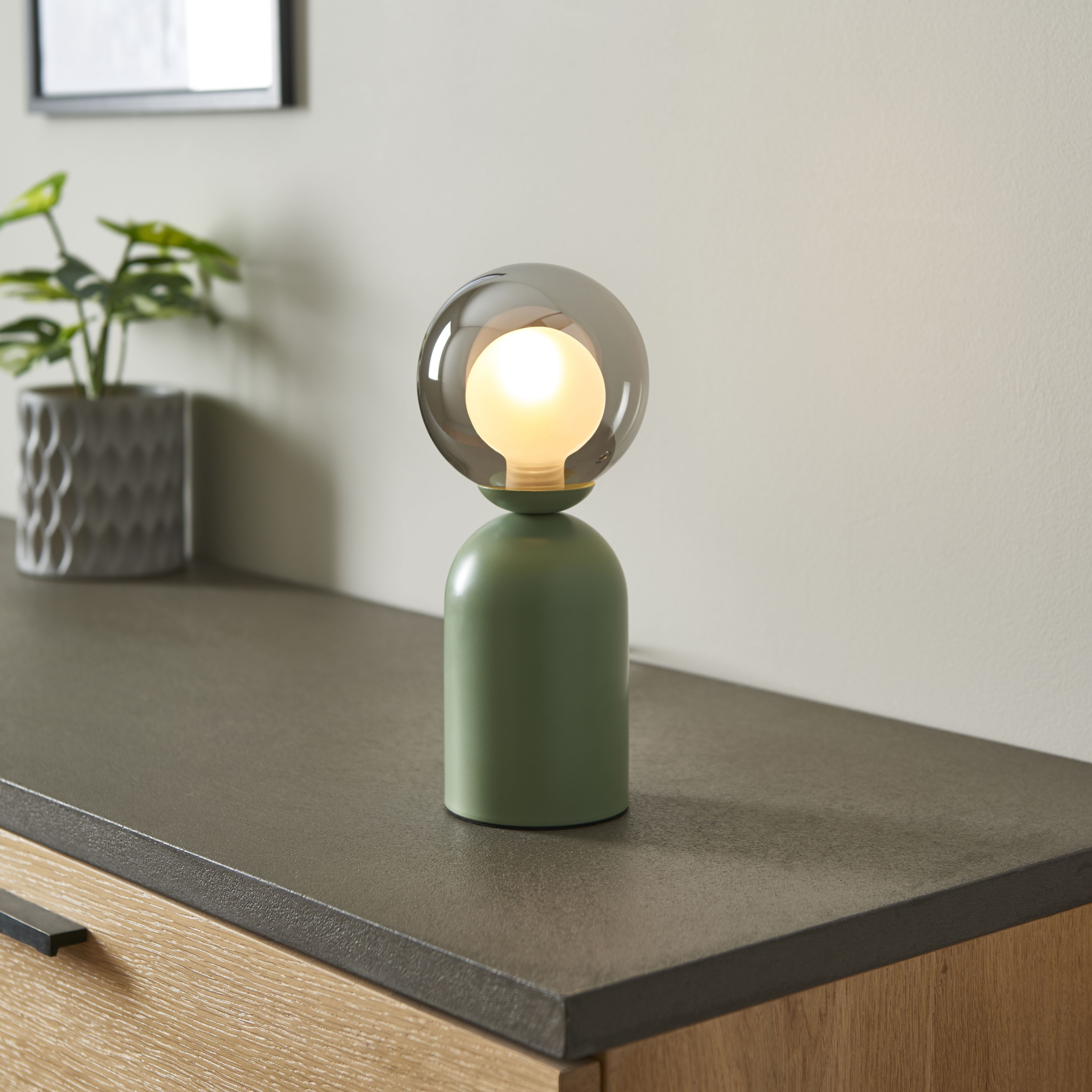 Harbour Studio Cole Green Table lamp