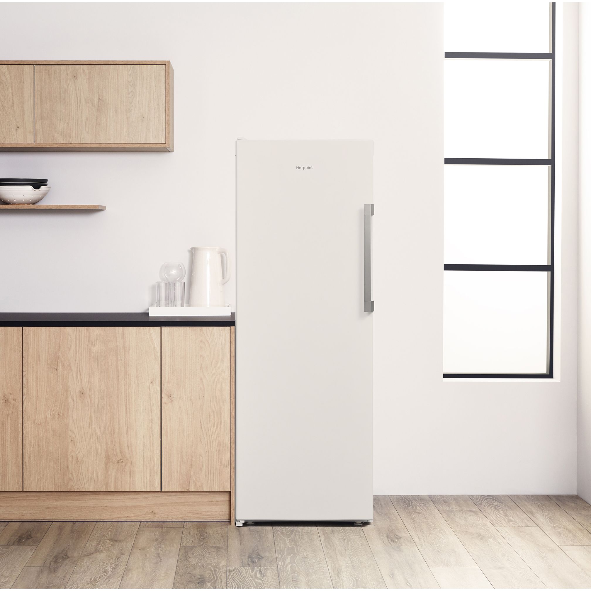 Hotpoint UH6F1CW1_WH Freestanding Frost free Freezer - White