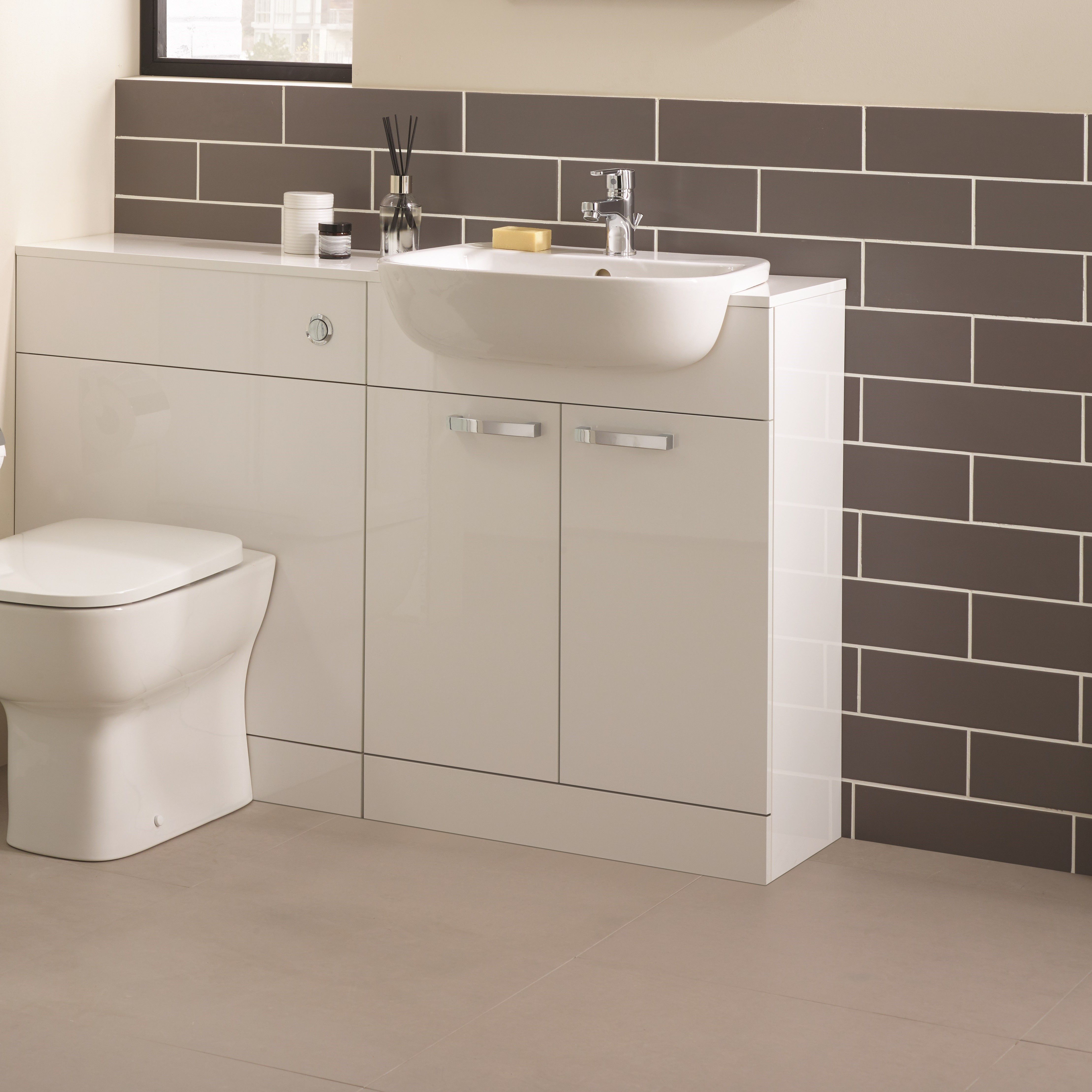 Ideal Standard Studio echo D-shaped Semi-recessed Basin (W)55cm | DIY ...