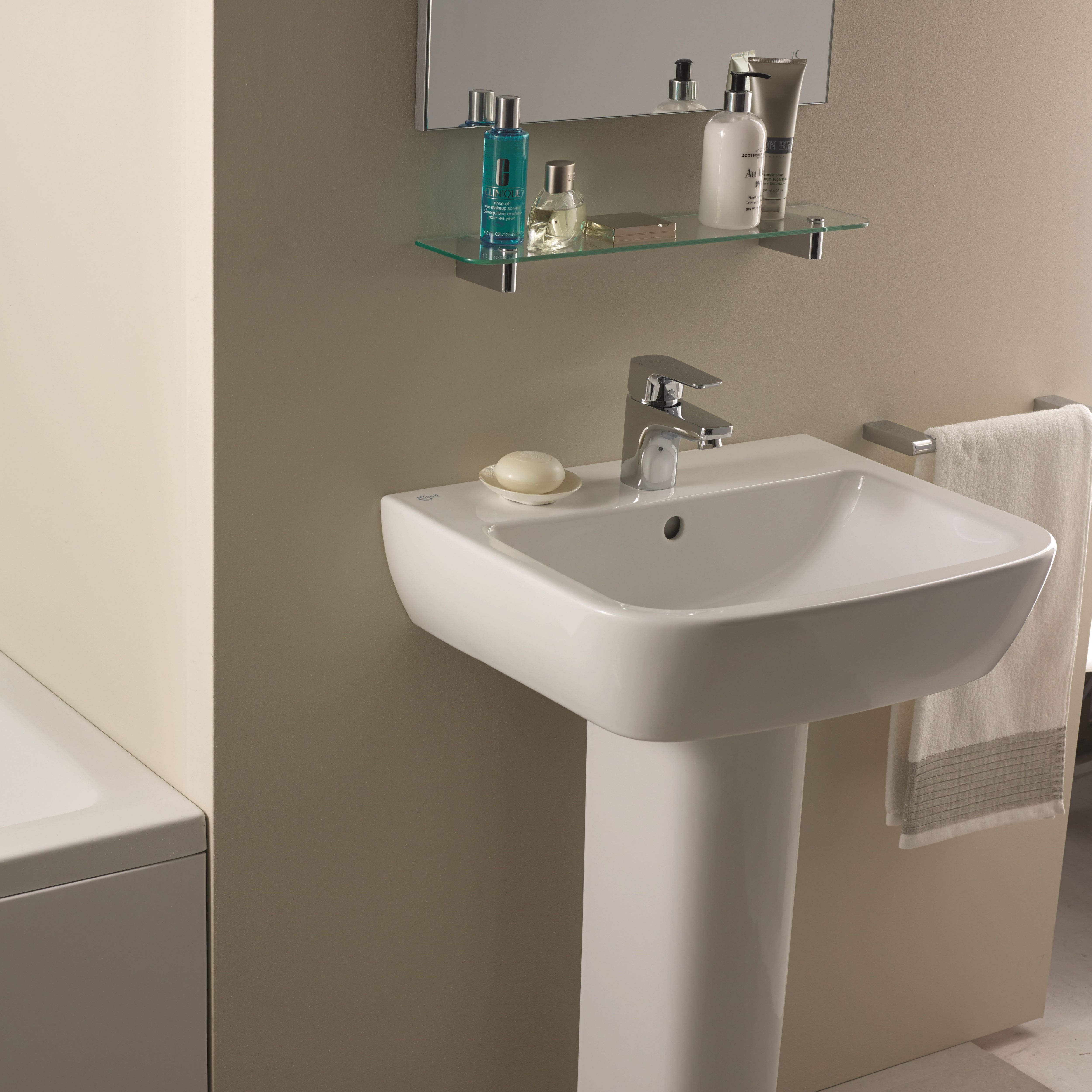 Ideal Standard Tempo White Rectangular Floor-mounted Full pedestal ...