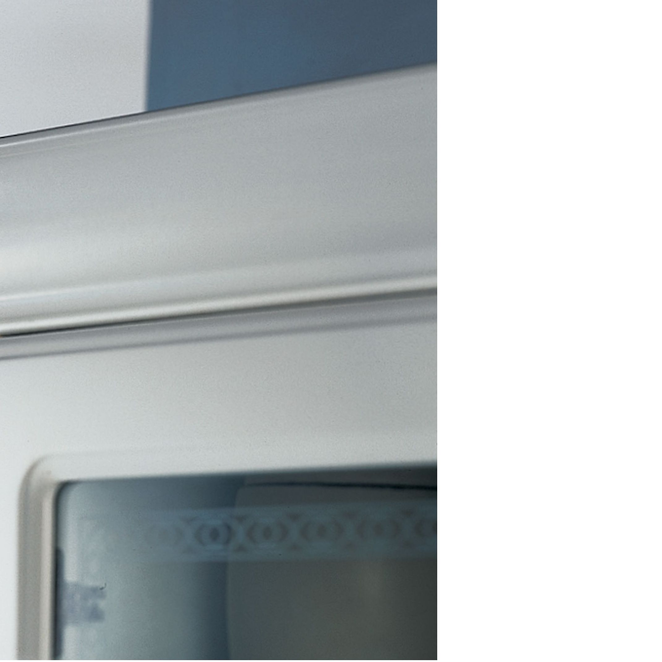 IT Kitchens Gloss White Straight Cornice, (L)2400mm | DIY at B&Q