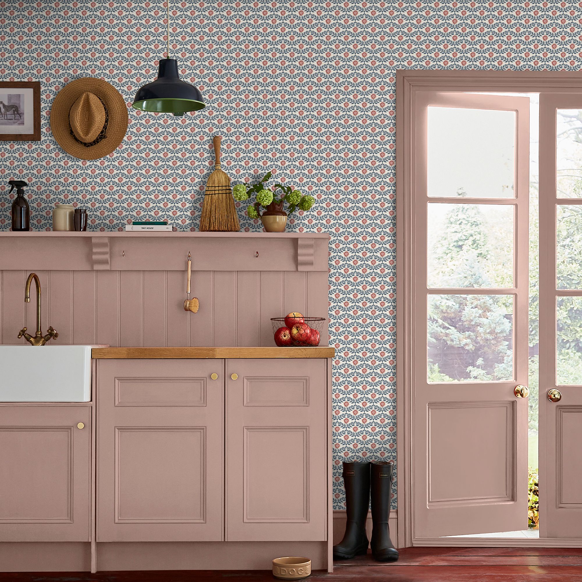 Joules Sophisticated Country Cream, Blue & Red Stately floral Patterned ...