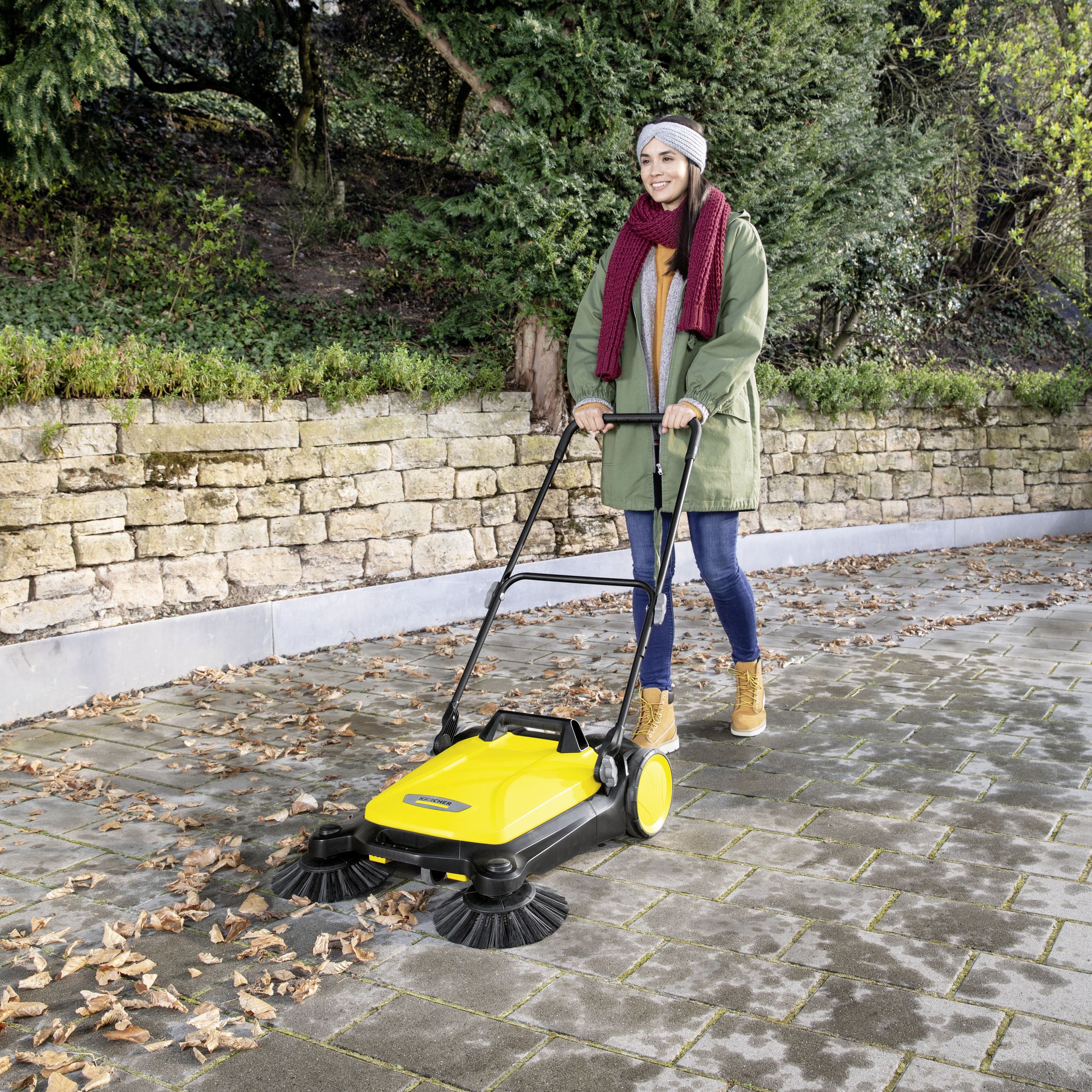 Kärcher S4 Twin Cordless Yellow Floor sweeper