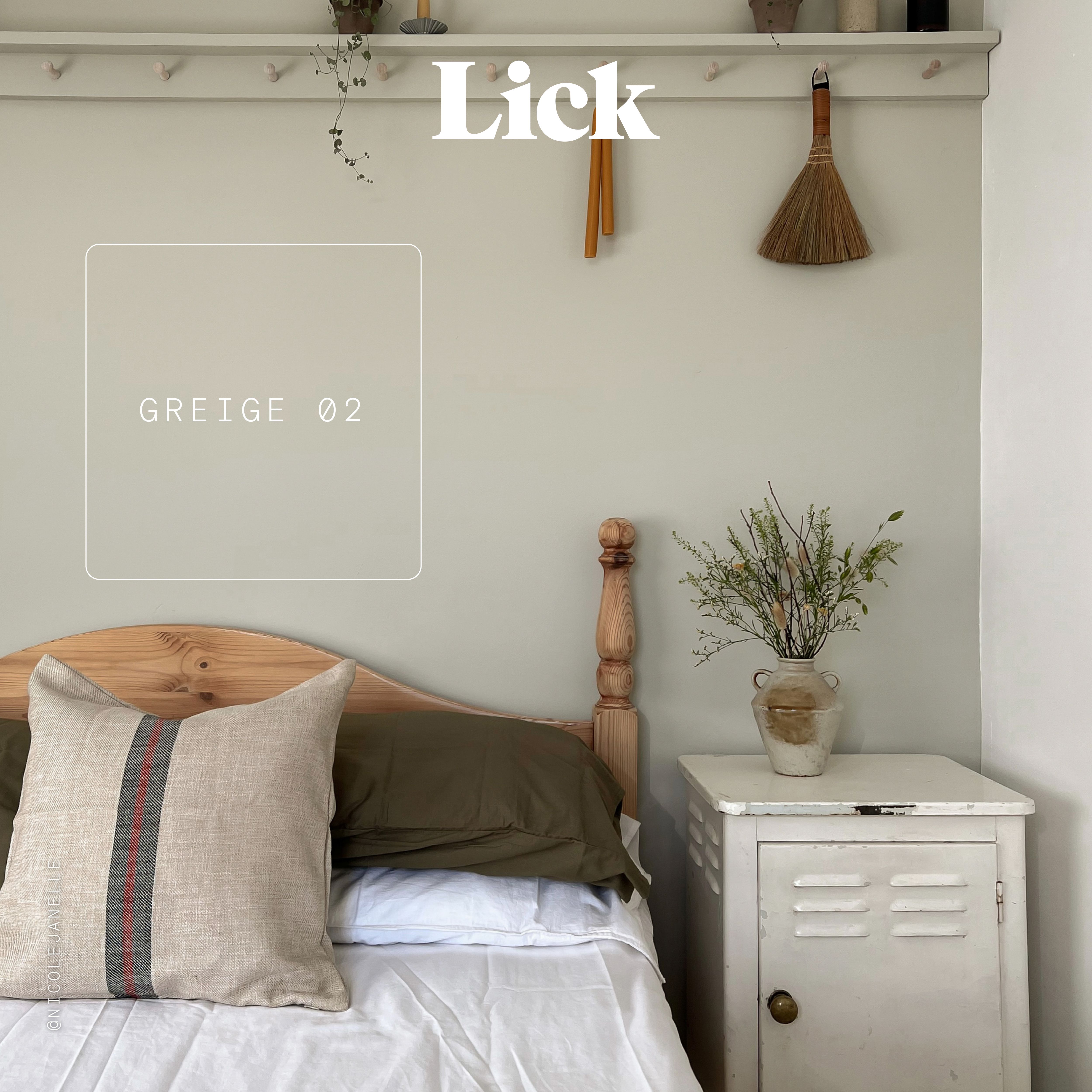 Lick Greige 02 Peel & stick Tester