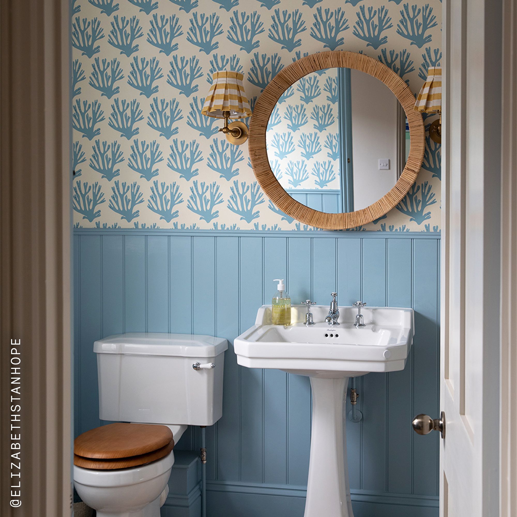 Lick Supreme Blue 04 Flat matt Multi-surface Emulsion paint, 2.5L