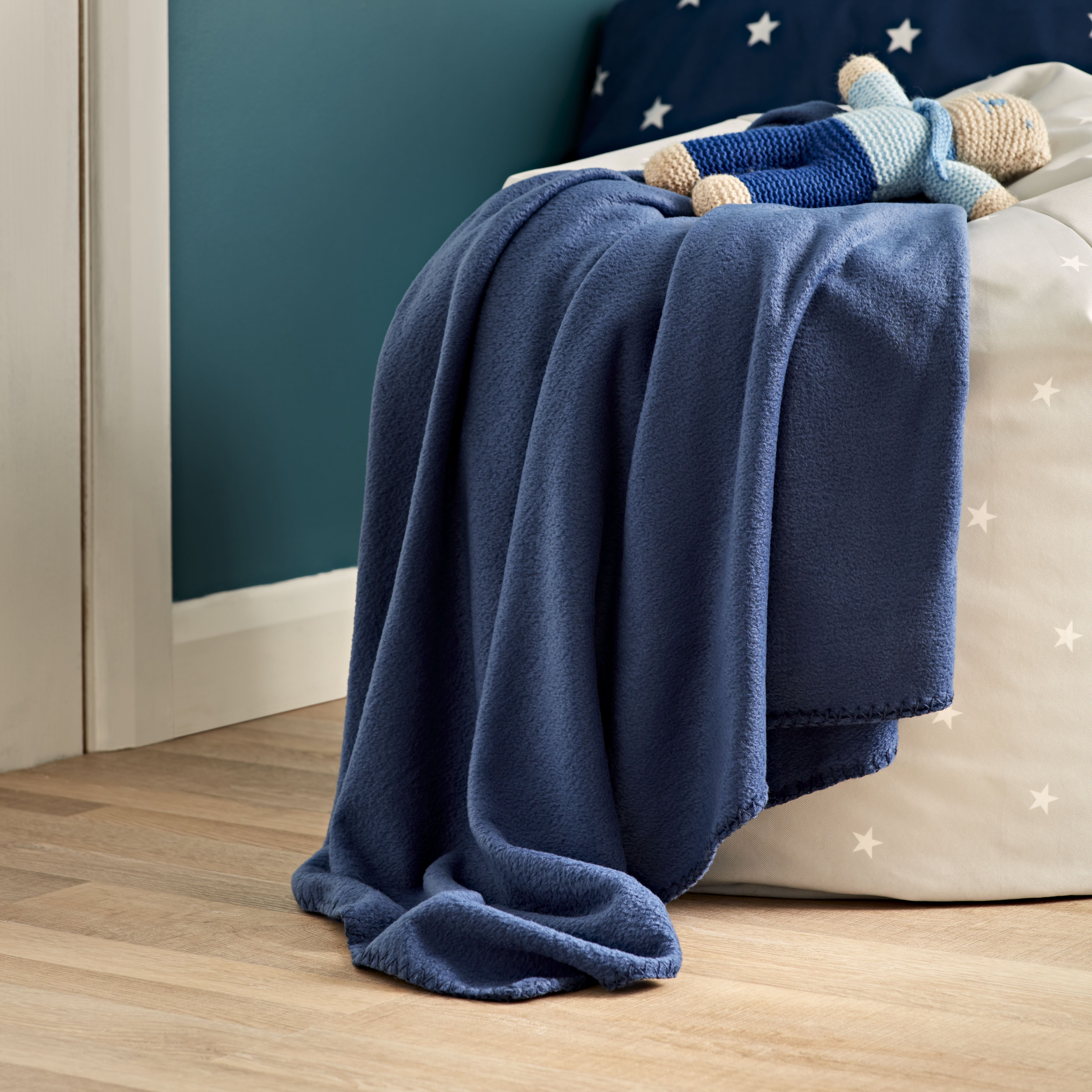 Light Blue Knitted Plain Throw (L) 170cm x (W) 120cm