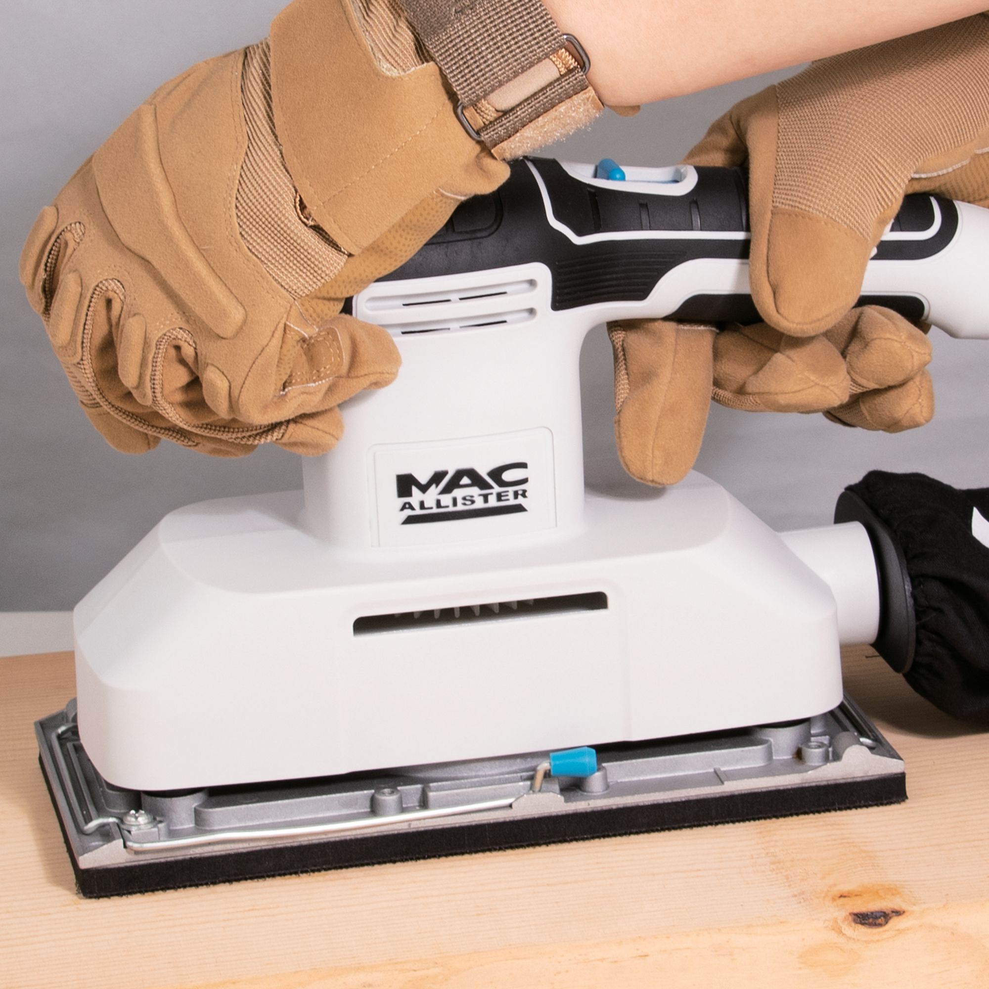 Mac Allister 300W 220-240V Corded 1/2 sheet sander MCB998SDR
