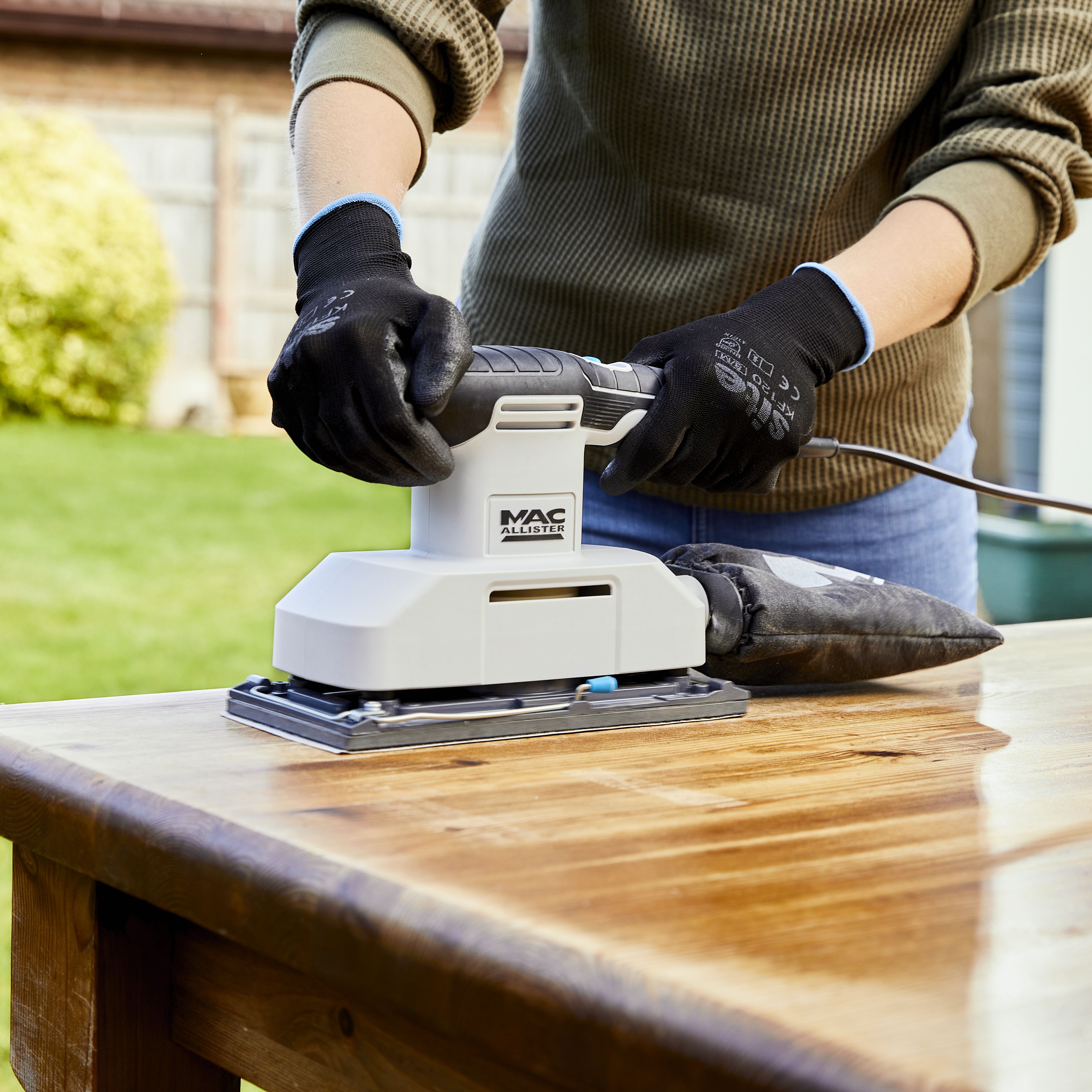 Mac Allister 300W 220-240V Corded 1/2 sheet sander MHSS300