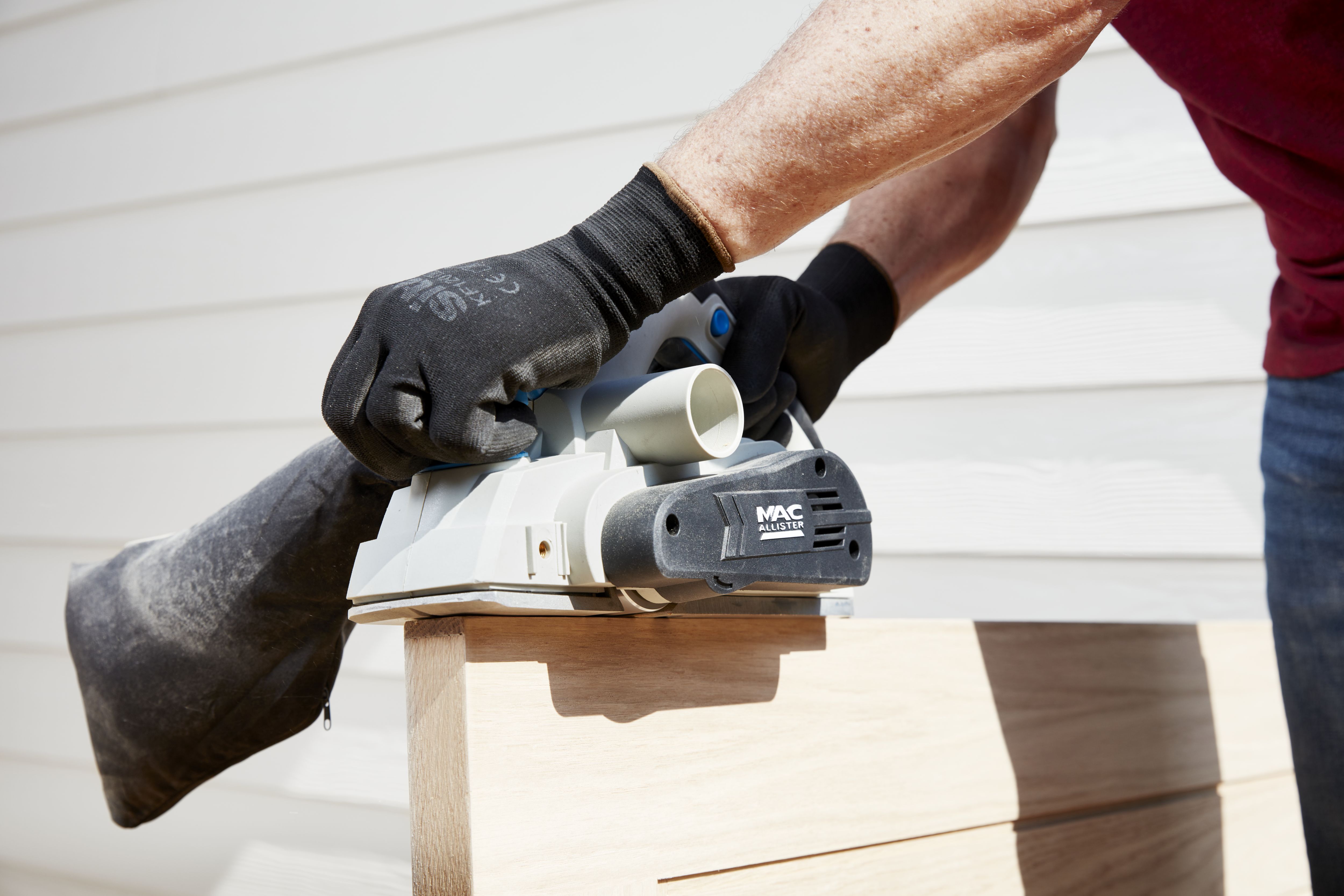 Mac Allister 900W 230 240V 3mm Corded Planer MSHP900