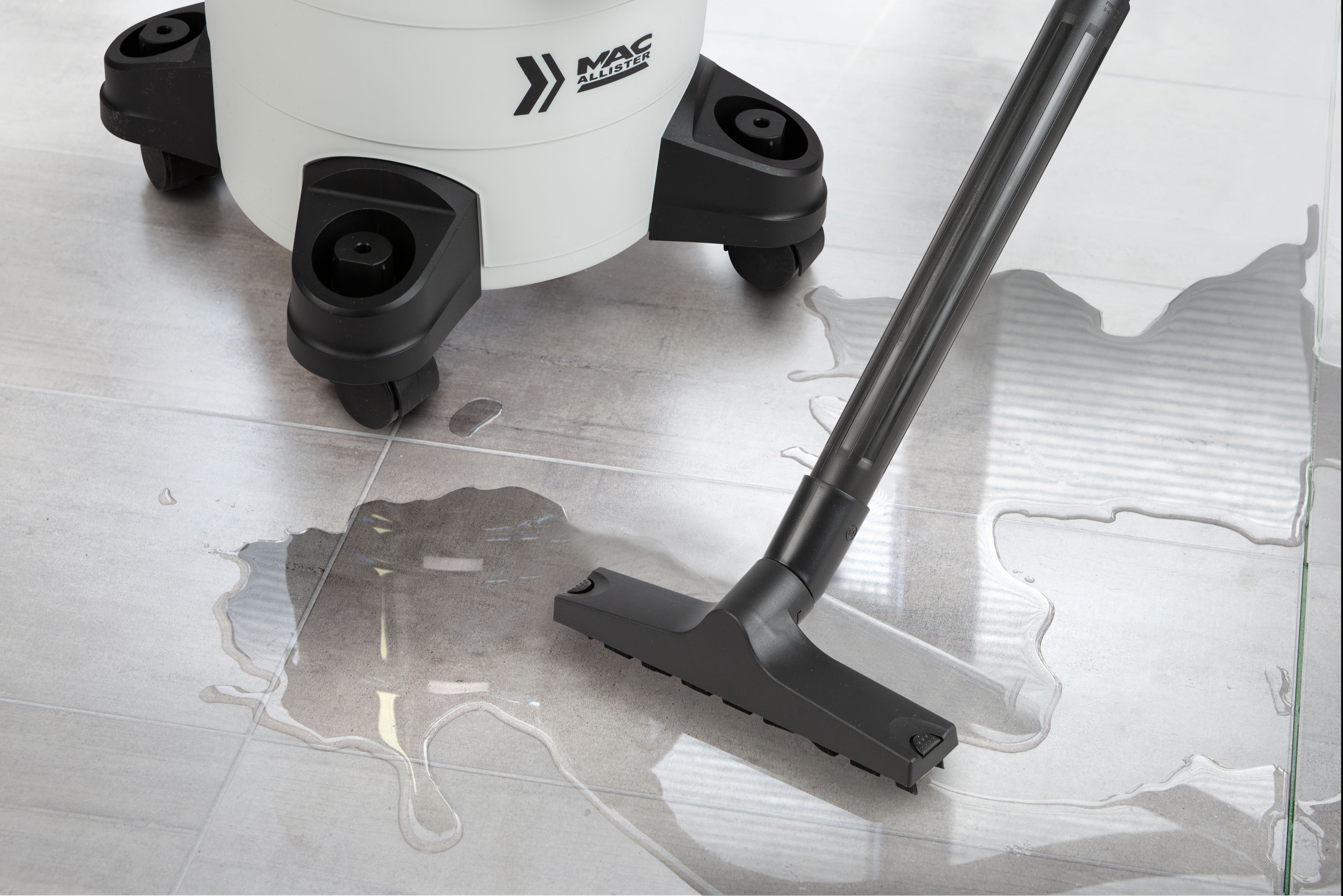 Mac Allister MWDV-16 L-A Corded Wet & dry vacuum, 16L