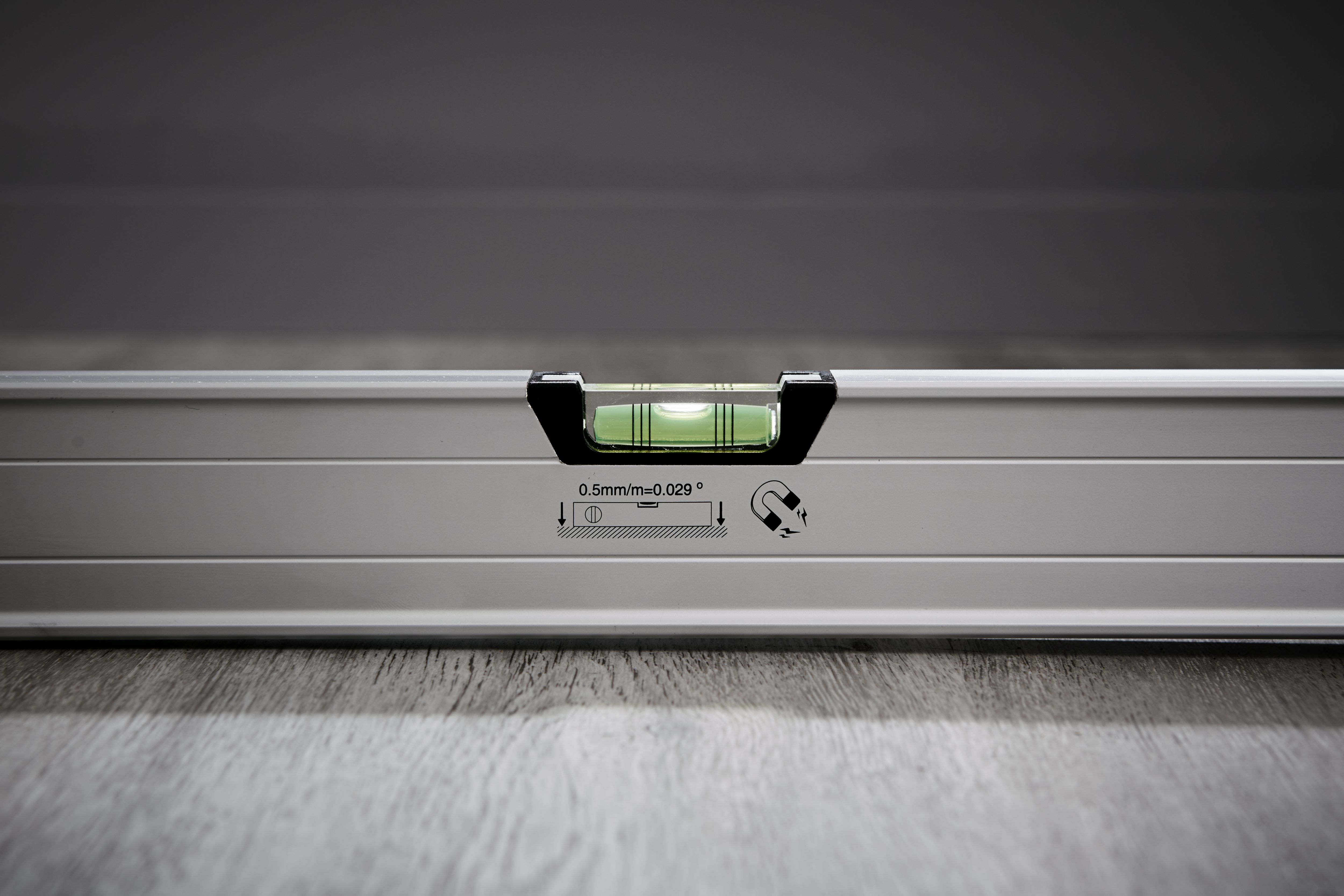 Magnusson 900mm Aluminium Magnetic Box Spirit level - LV1901
