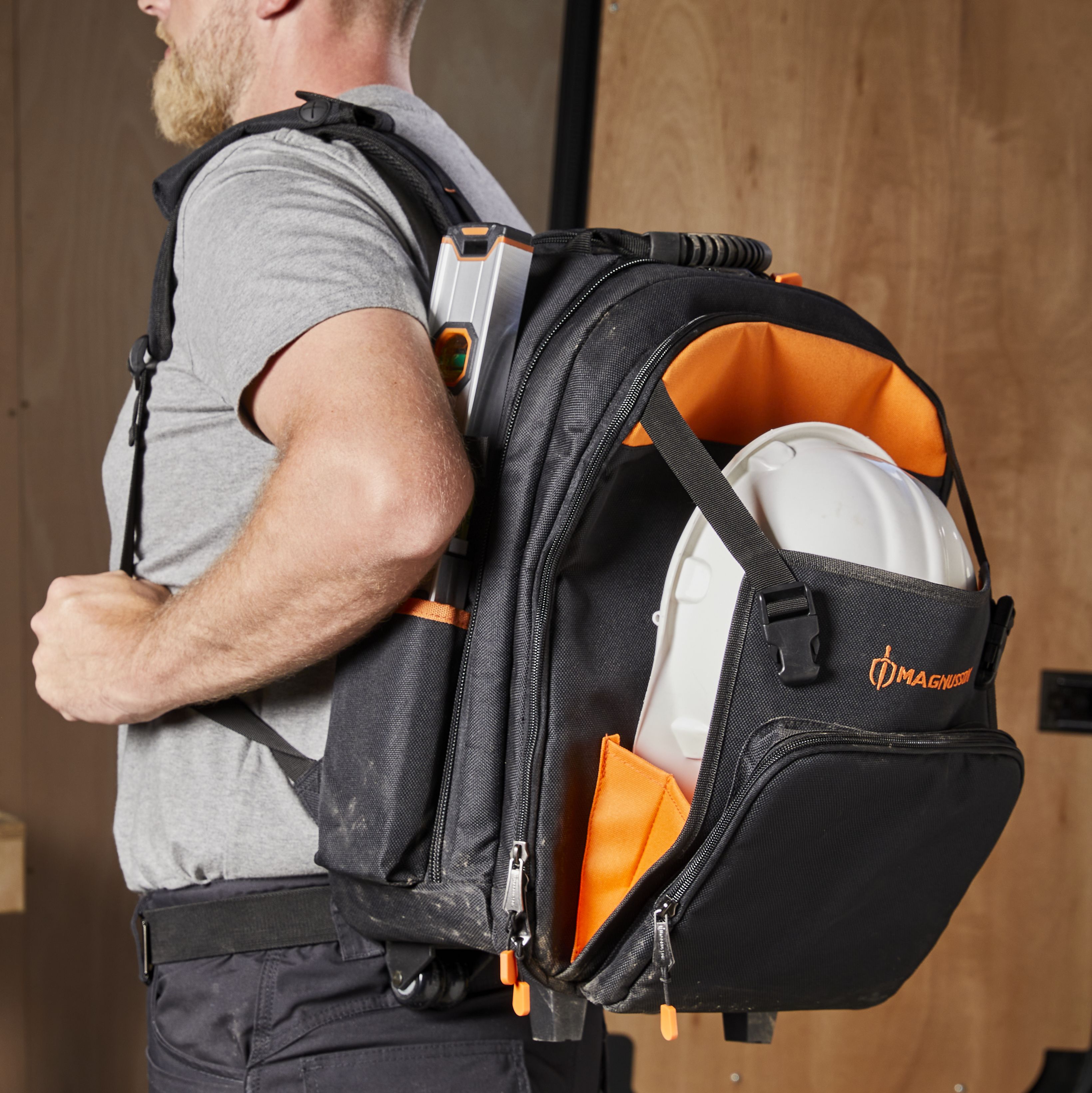 Magnusson Backpack with wheels