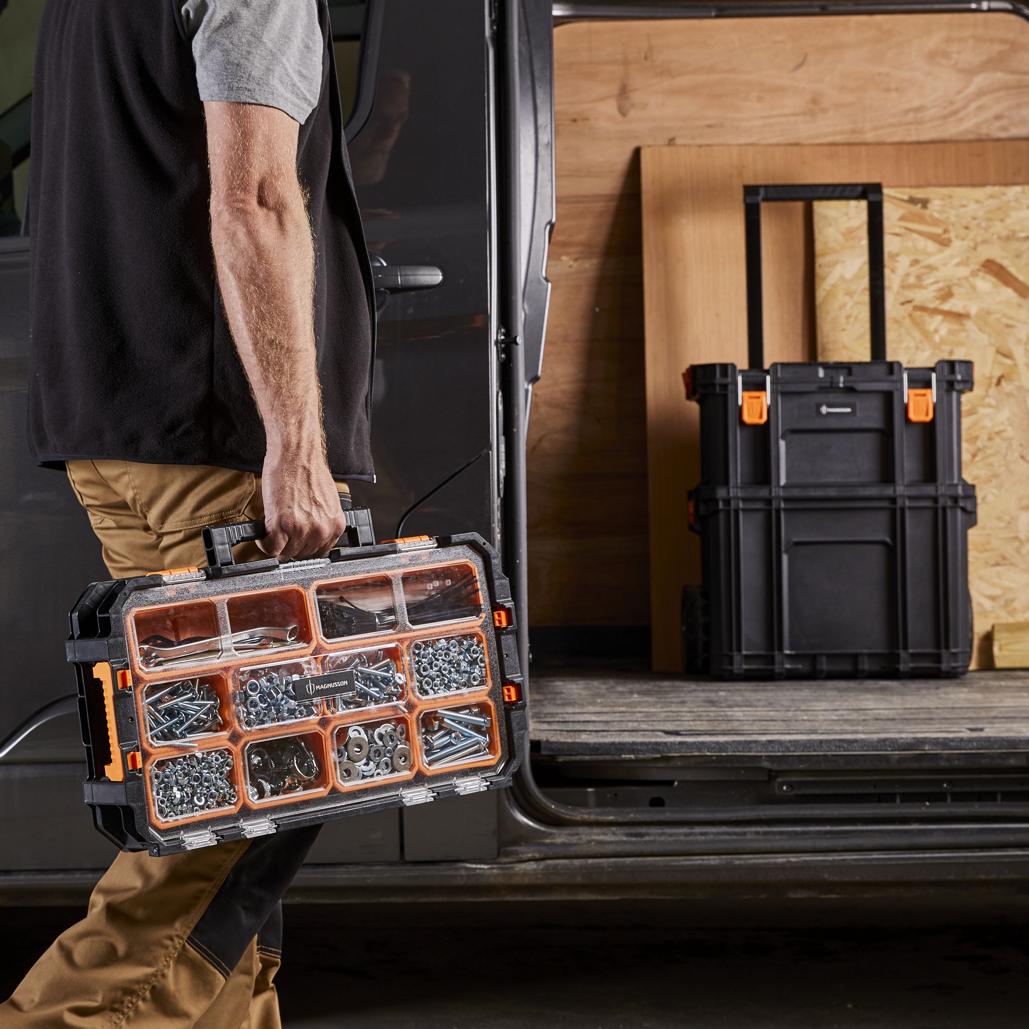 Magnusson Black 11.89in Organiser