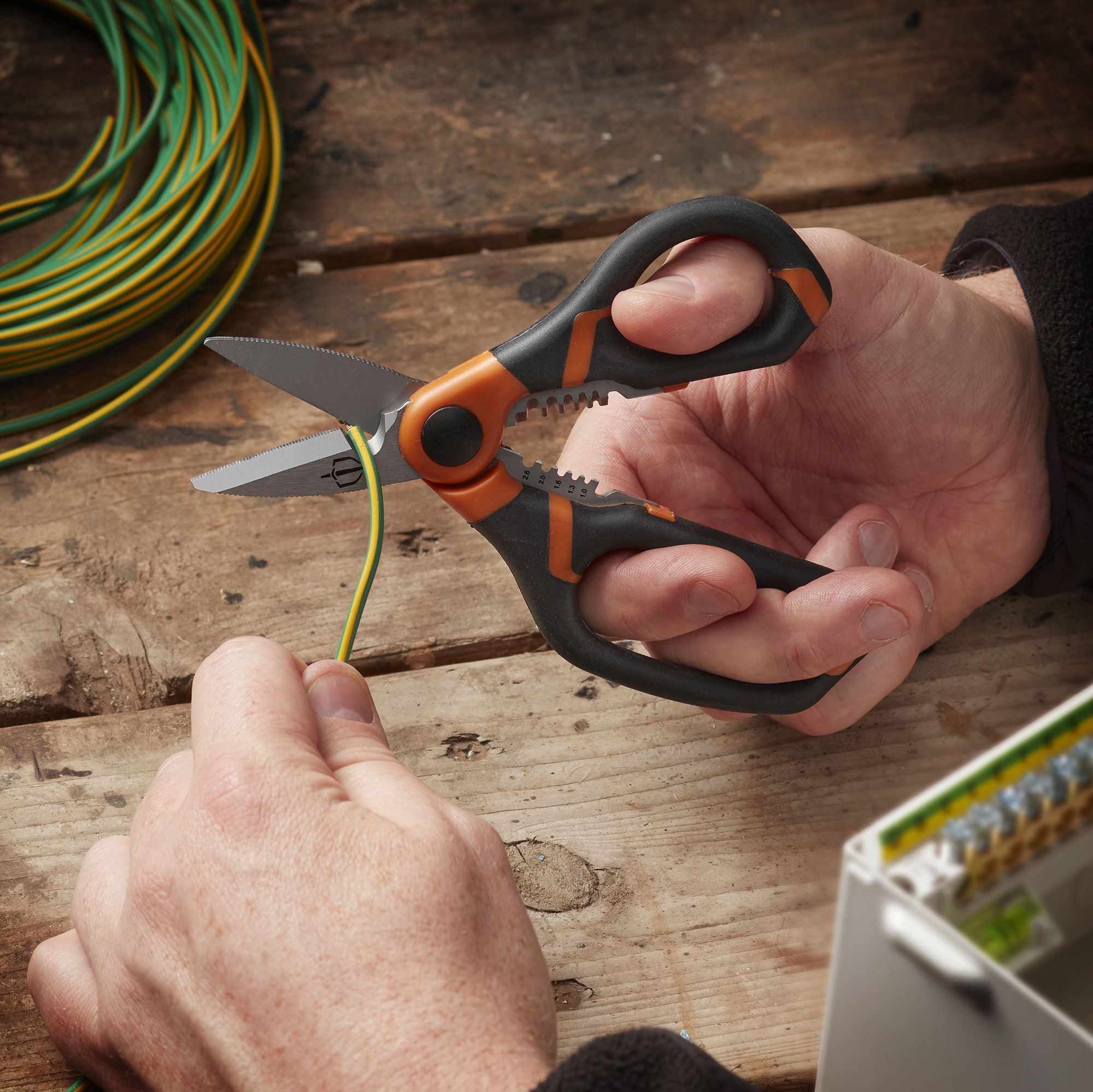 Magnusson Electricians scissor