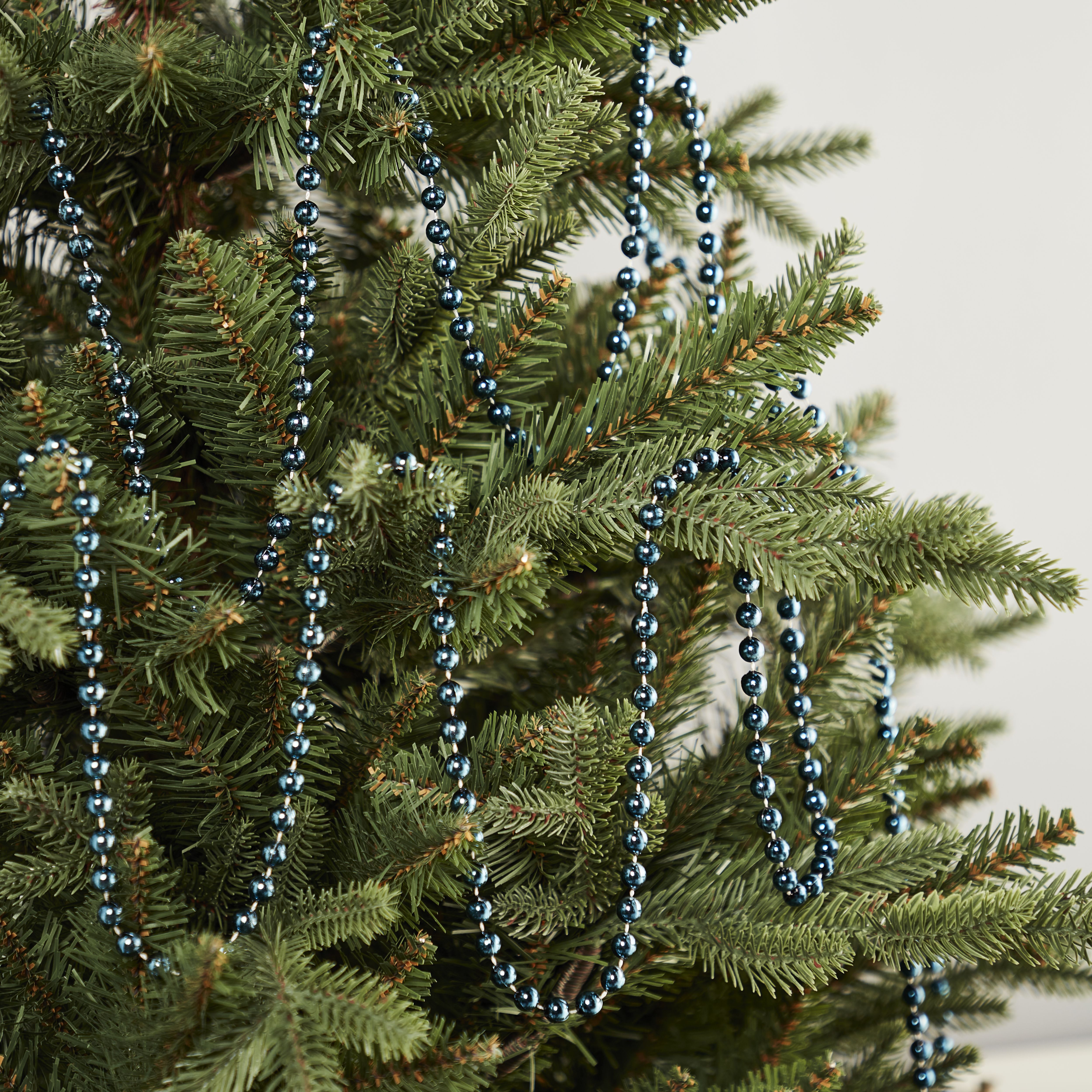Majolica blue Gloss Metallic effect Plastic Bead chain 5m