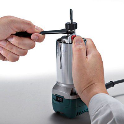 Makita 710W 240V Corded Router RT0700CX4