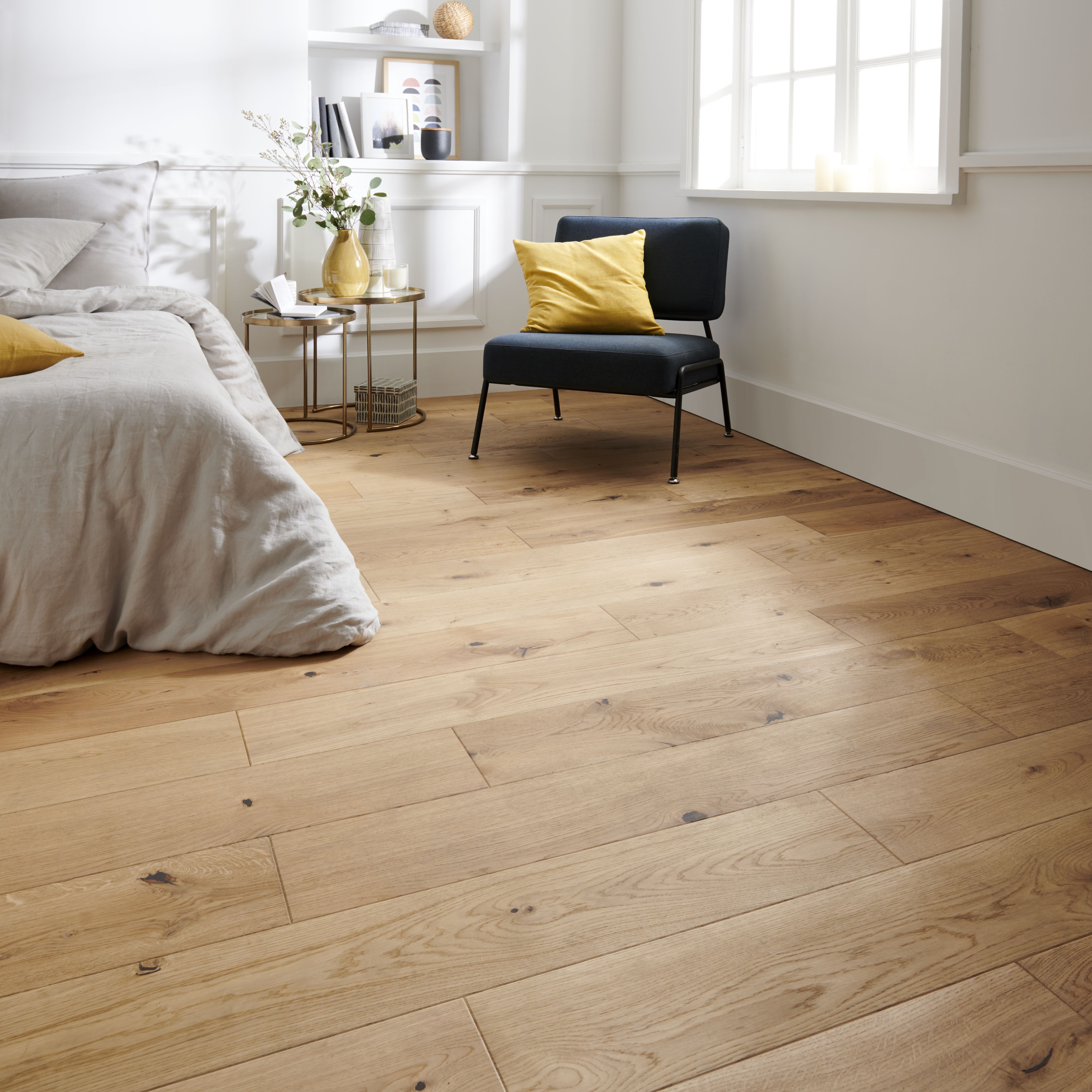 Marcy Natural Oak Real wood top layer Flooring Sample, (W)180mm | DIY ...