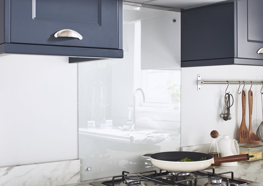 Nashi Transparent Glass Splashback, (H)800mm (W)600mm (T)5mm