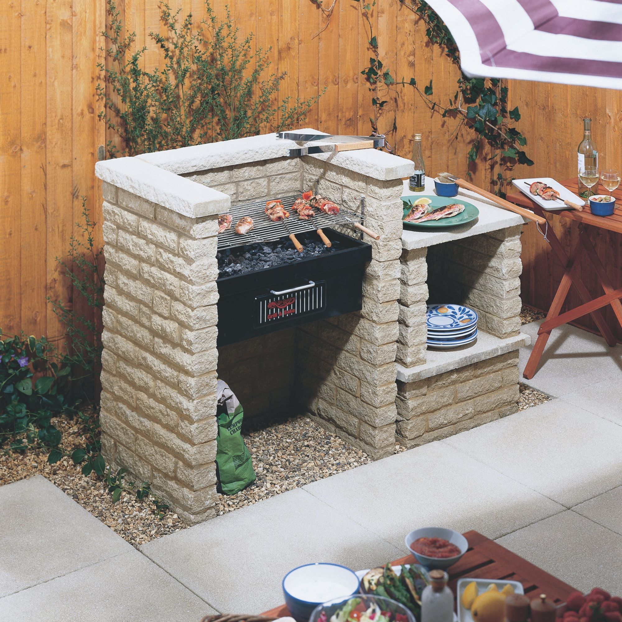 Pitched Double-sided Walling stone (L)215mm (T)90mm, Pack of 202 | DIY ...