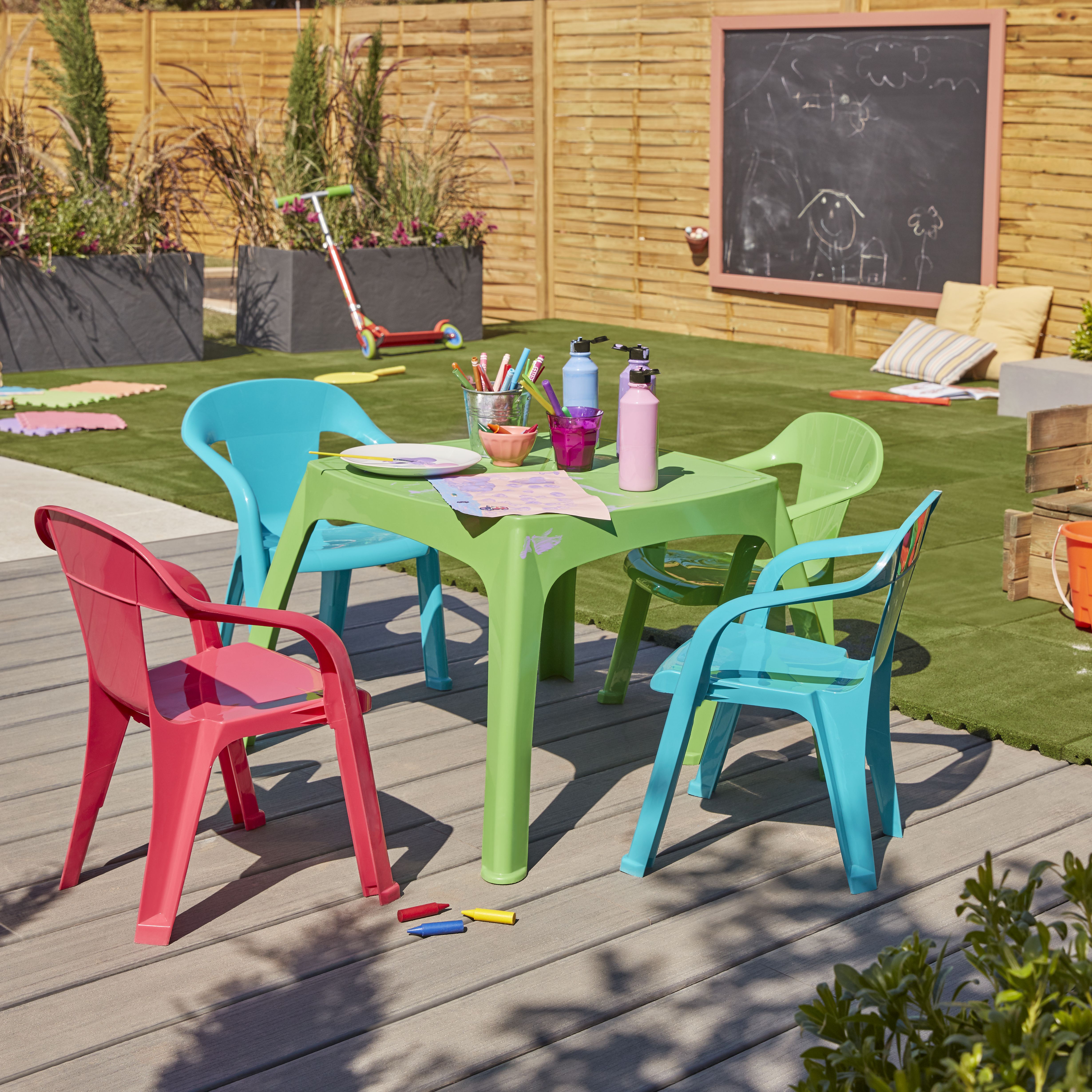 Plastic Green 4 seater Square Table