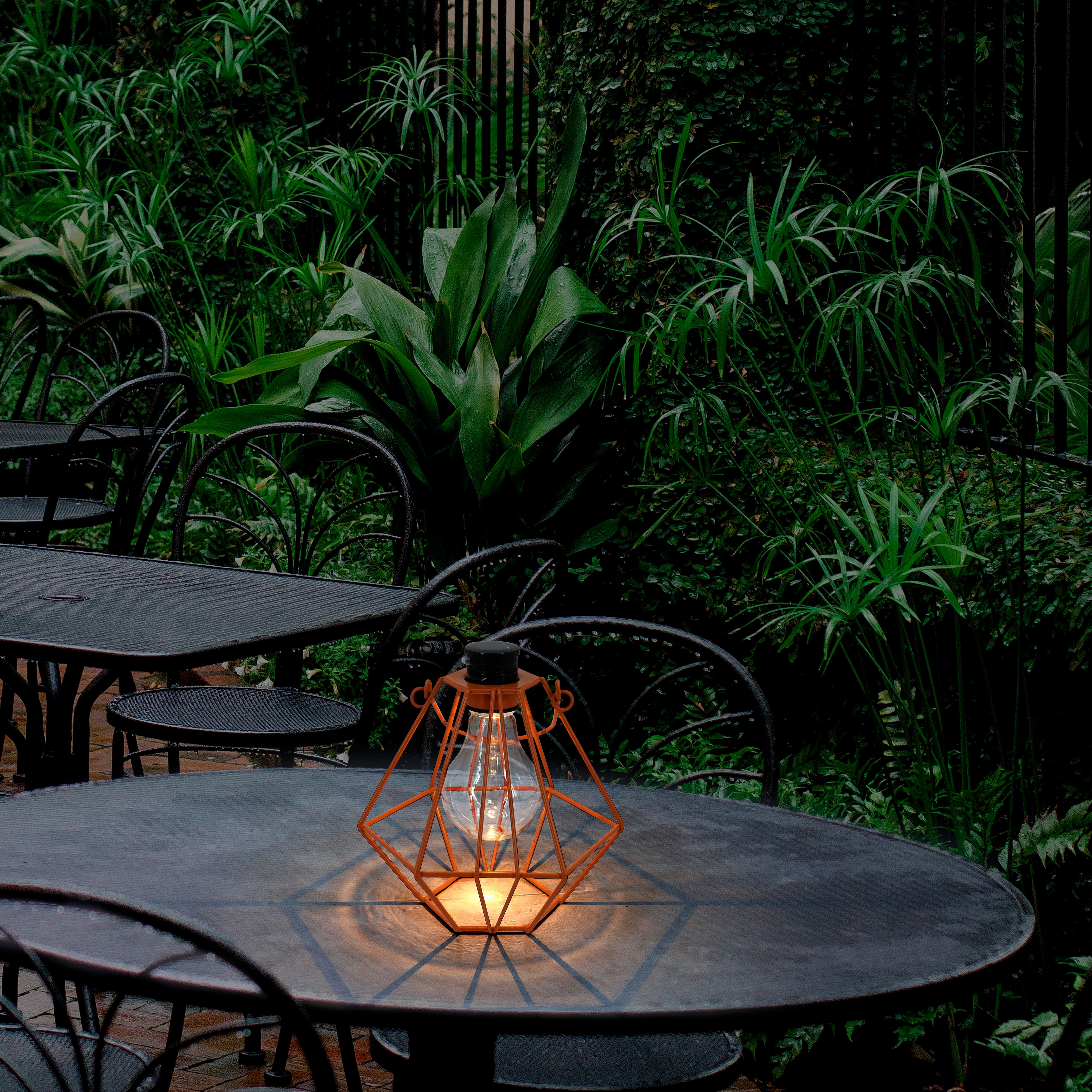 Red Solar-powered Integrated LED Outdoor Mini lantern