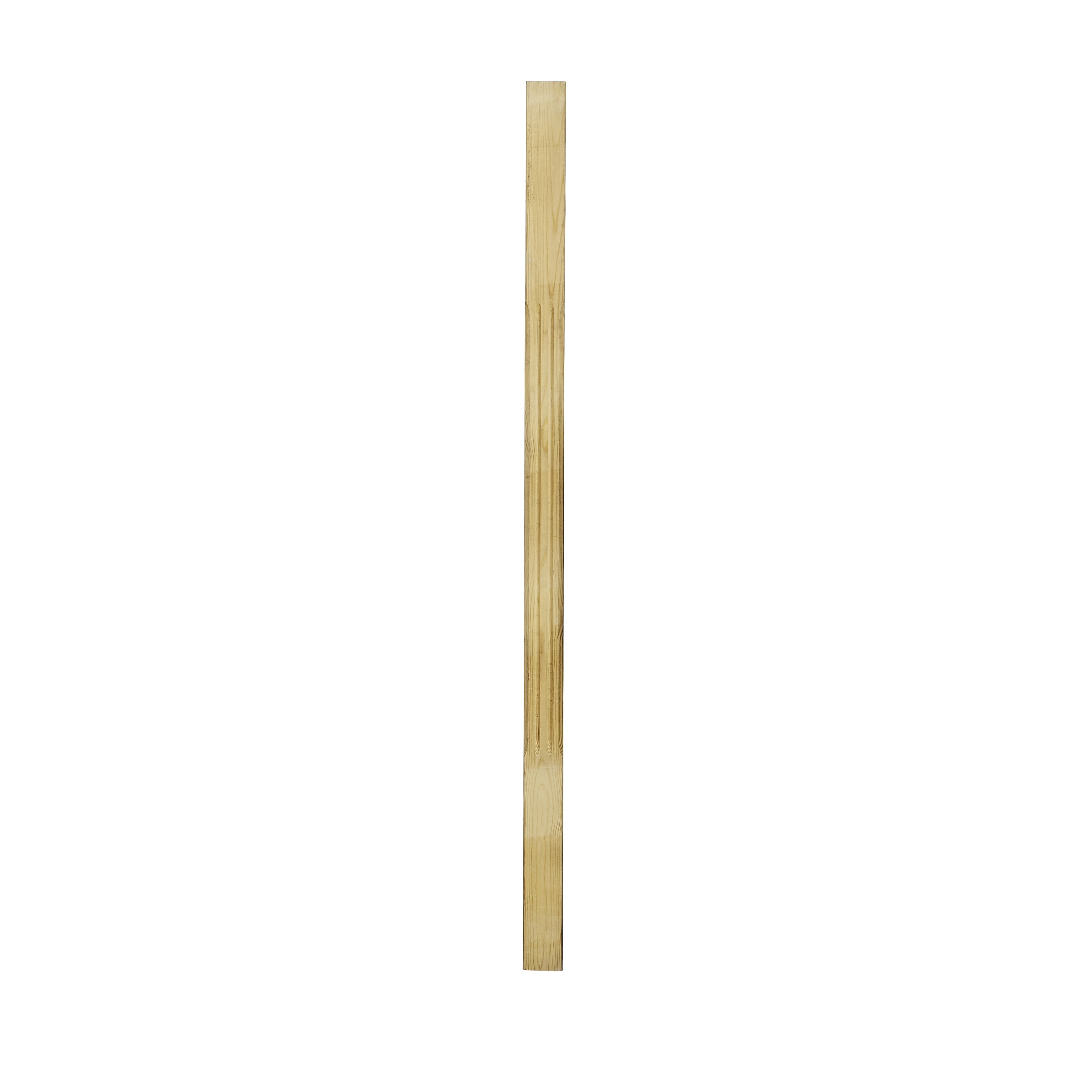 Richard Burbidge Fluted Softwood Deck spindle (W)41mm (T)41mm | DIY at B&Q