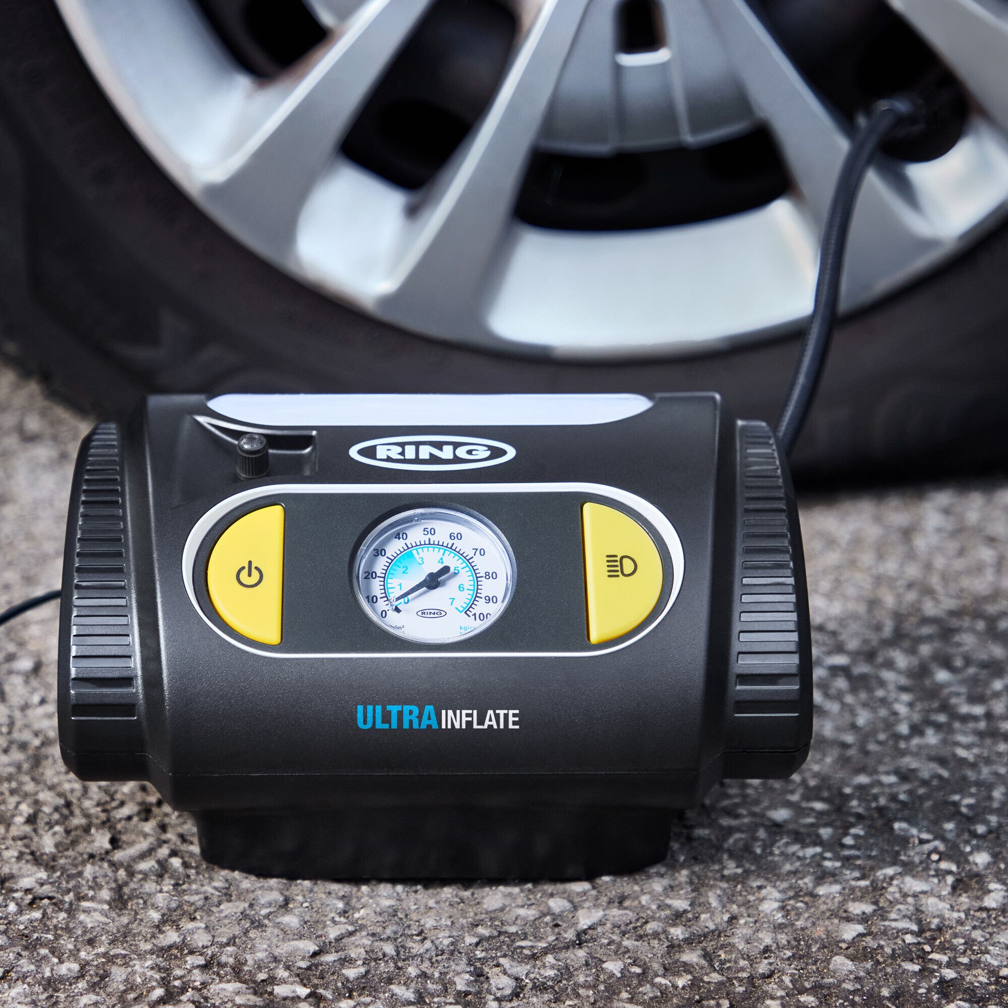Ring Automotive UltraInflate Black 12V Analogue dial Powered tyre ...