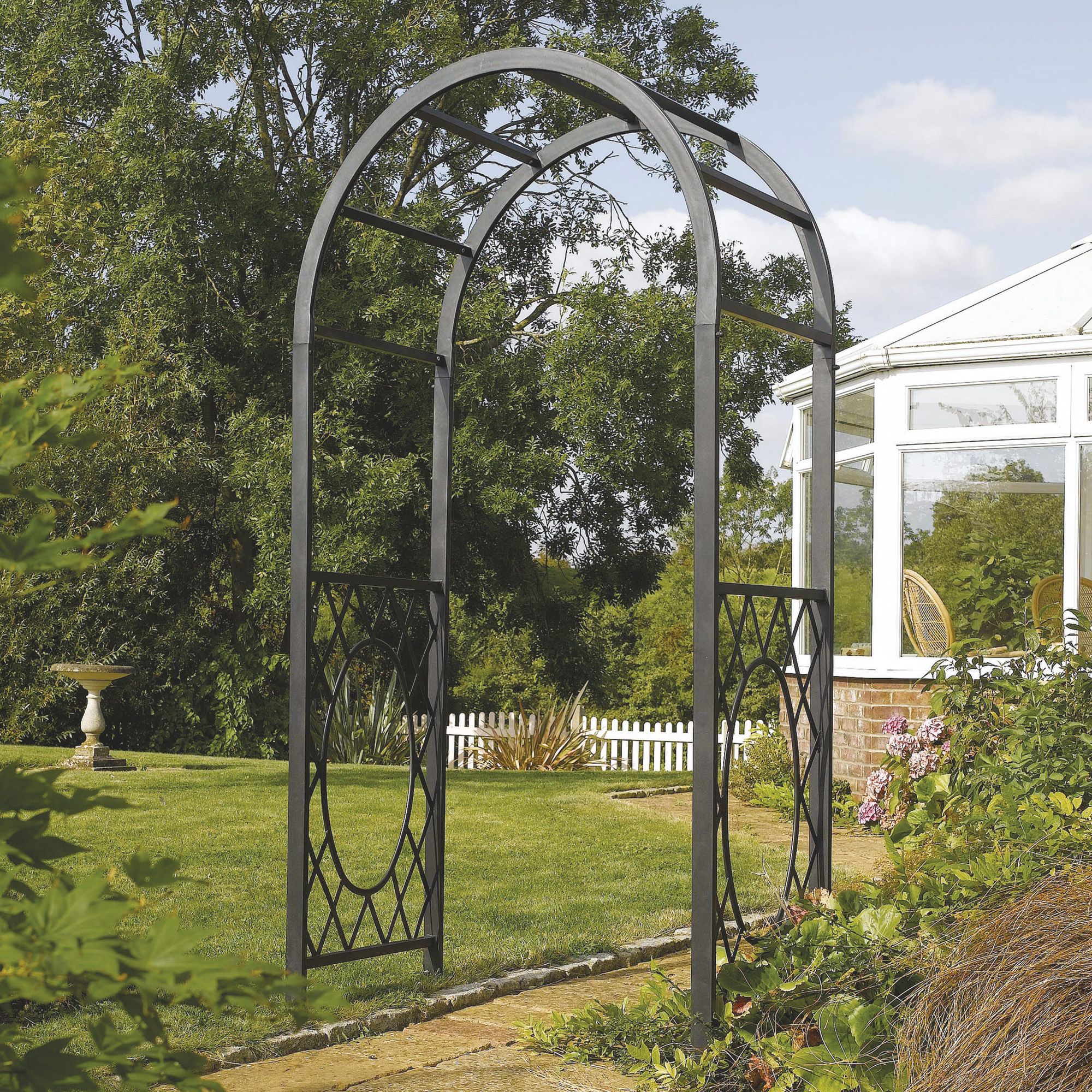 Rowlinson Wrenbury Round top Steel Arch (H) 2.2m (W) 1.1m (D) 0.61m