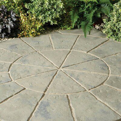 Rustic sage Minster Circle kit (L)1800 (W)1800mm Pack of 20 1.8m | DIY ...