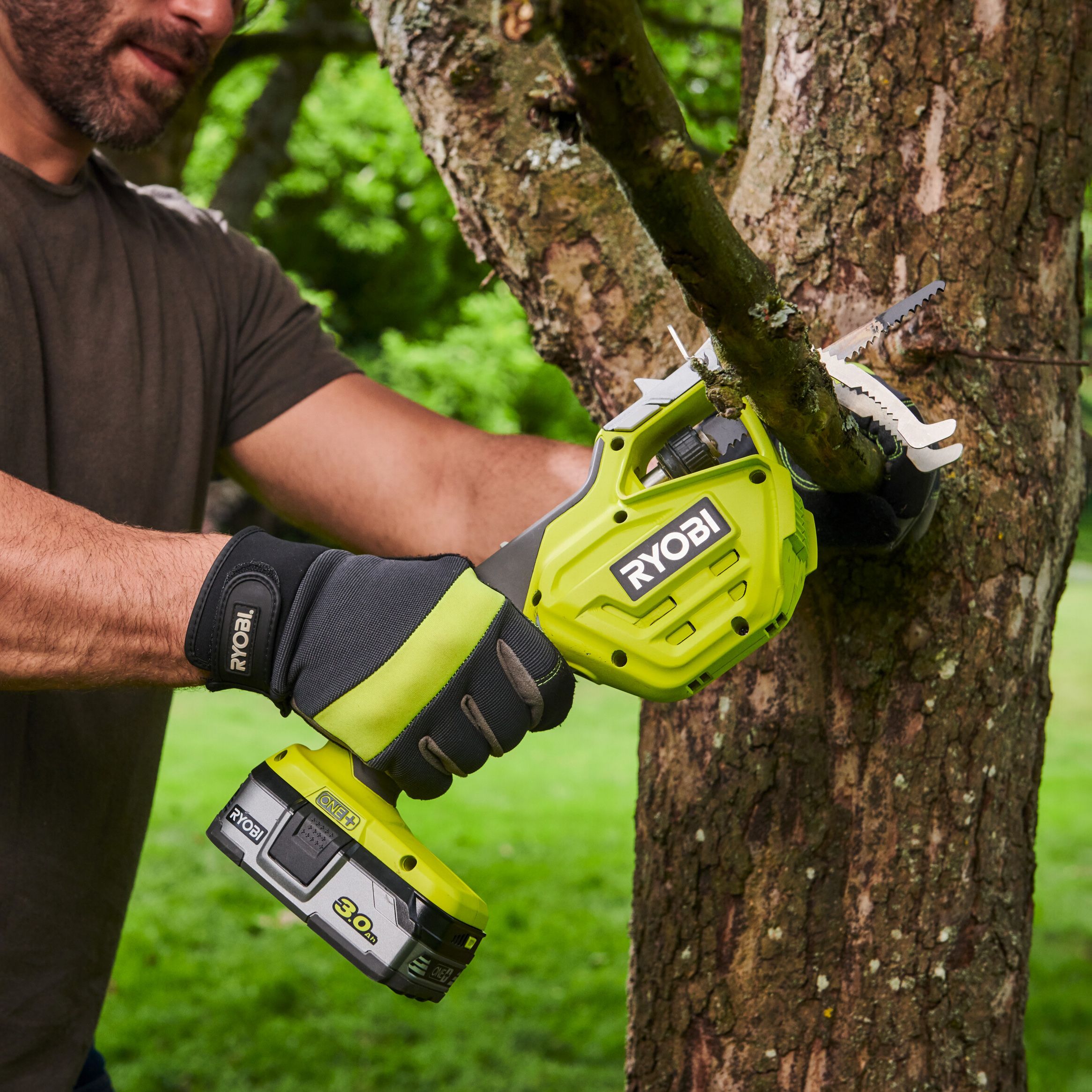 Ryobi 18V RY18PSA-0 Cordless Pruner, 15cm Bar