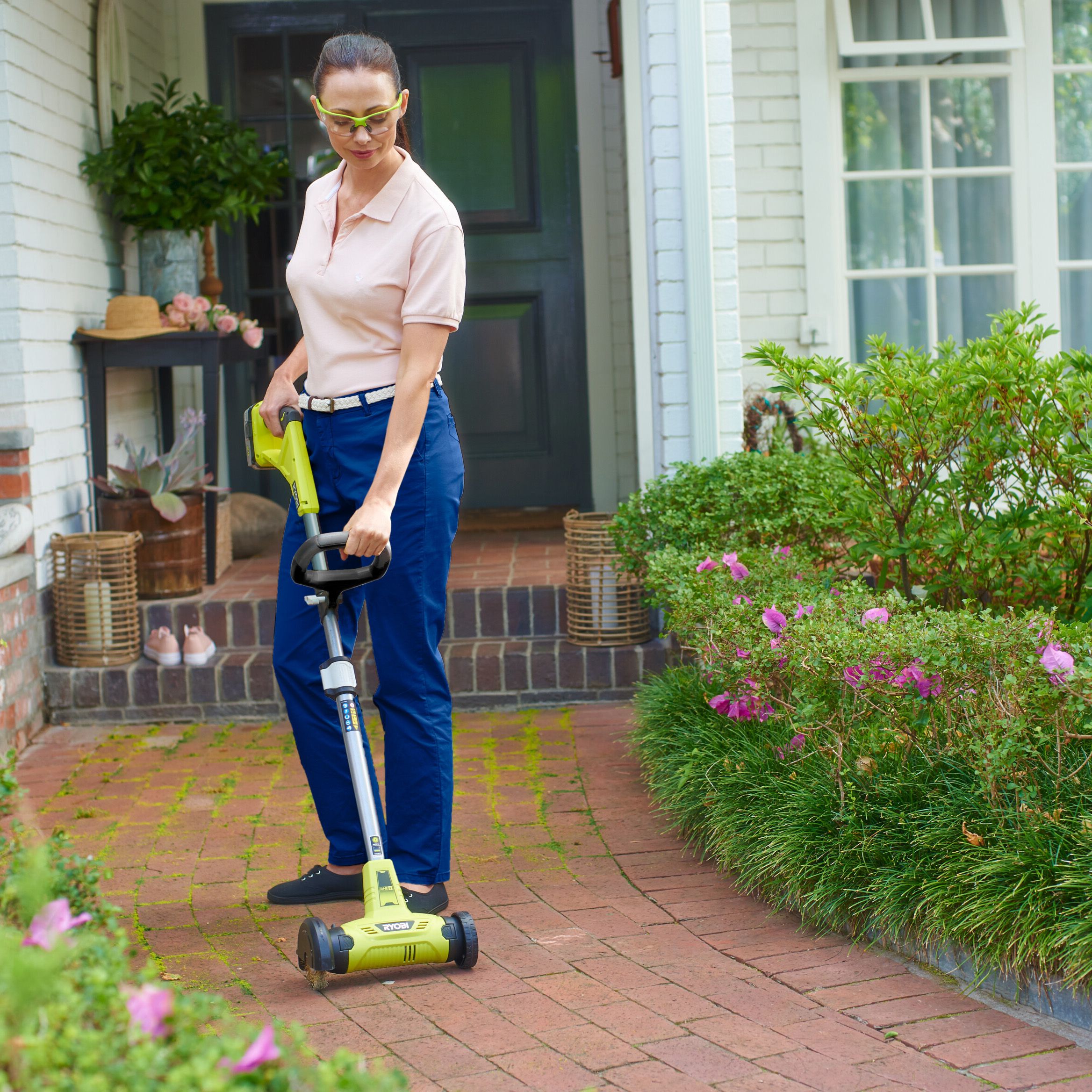 Ryobi RY18PCA-0 Patio cleaner with wire brush