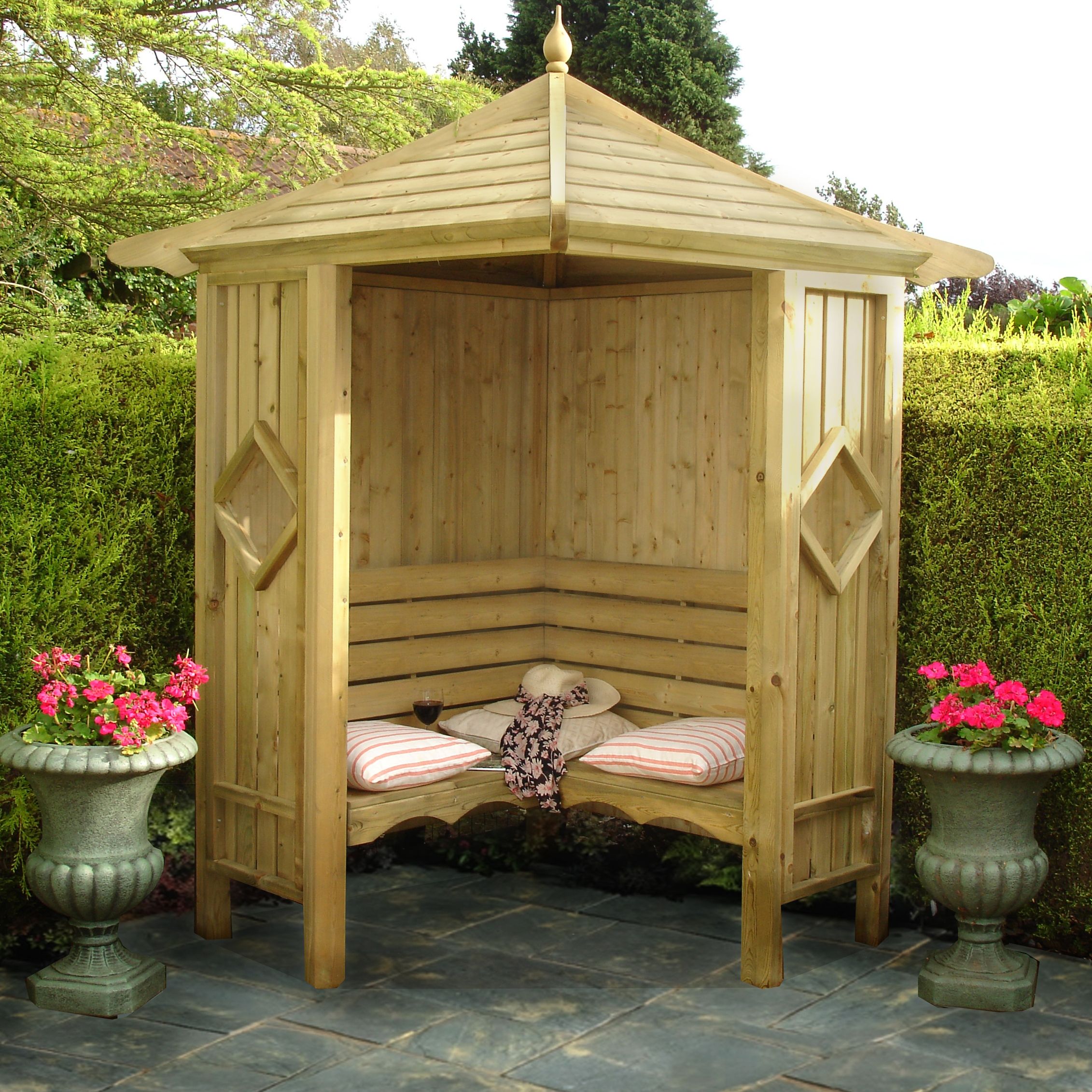 Shire Corner arbour, (H)2510mm (W)1250mm (D)1250mm | DIY at B&Q